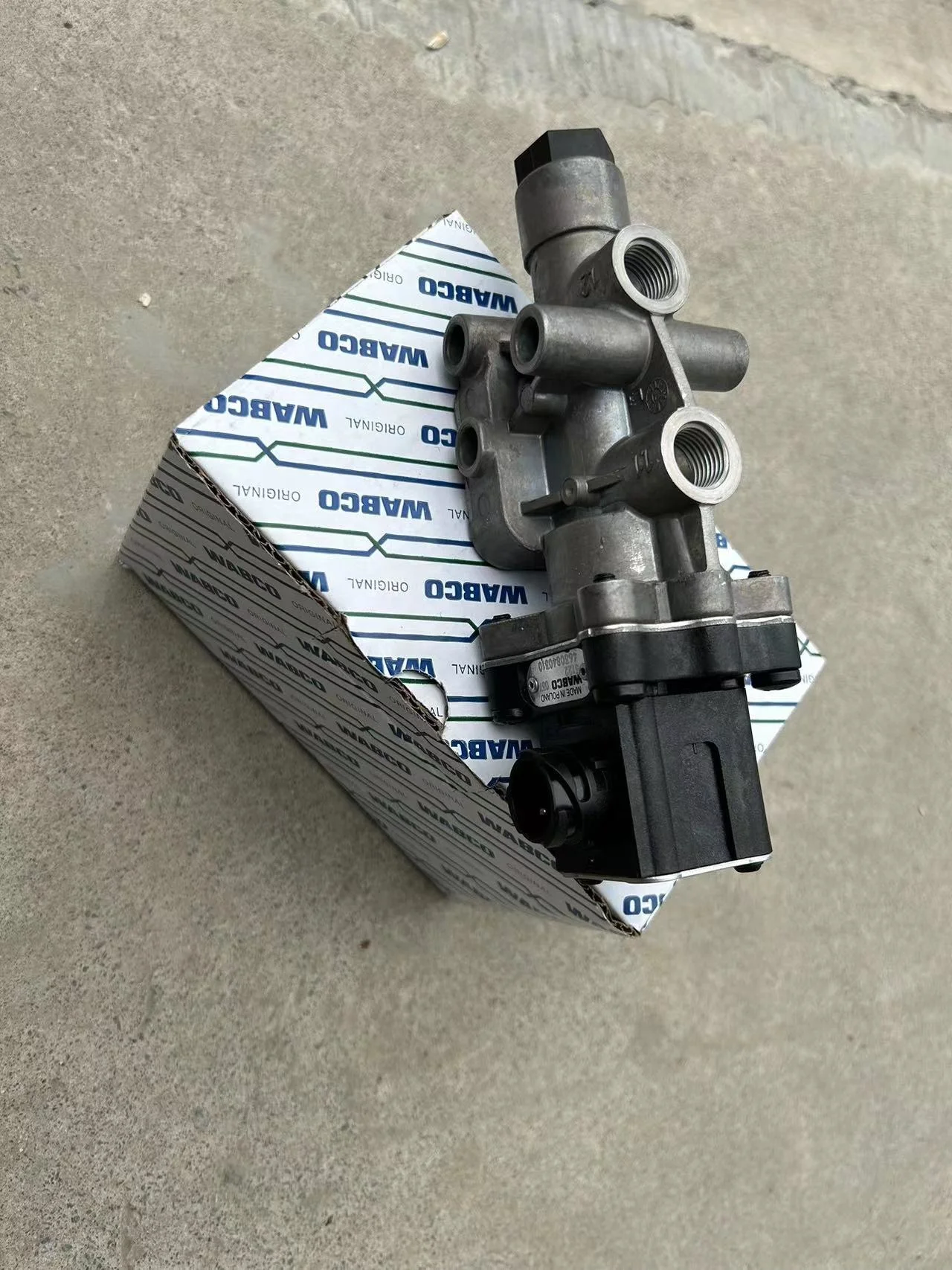 Wabco 4630840310提升轴控制阀kamaz 5490 54901 6580 V-olvo S-cania Daf欧洲卡车零件 ...