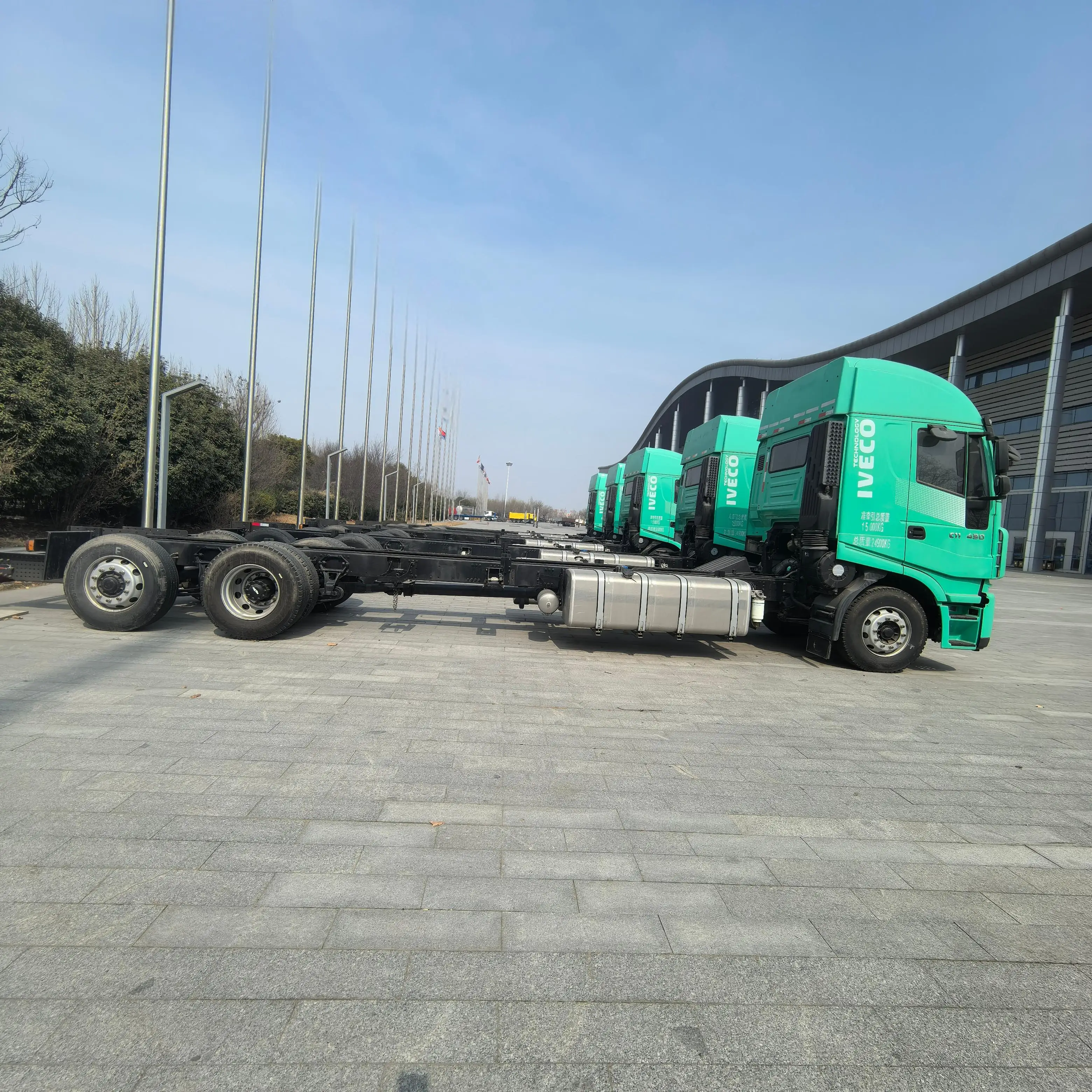 Saic Hongyan GENLVON IVEC0 Heavy Truck New 420HP Pneumatic Suspension ...