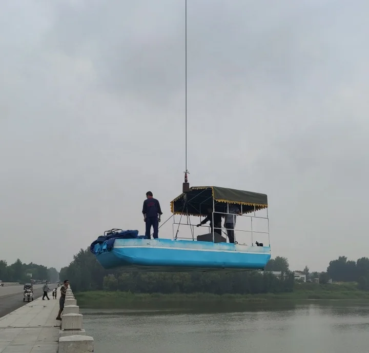 Blue Algae Skimming Boat Robot With Remote Control And Filter For Algae ...