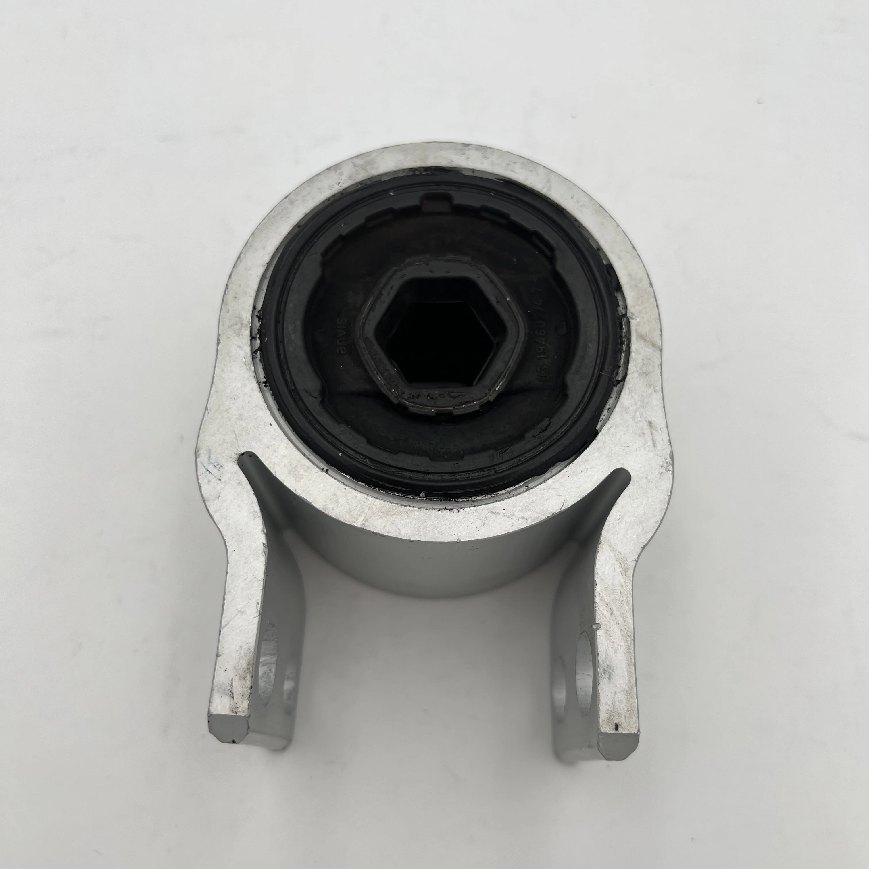 Auto Parts Front Lower Control Arm Bushing for Chevrolet Equinox GMC ...