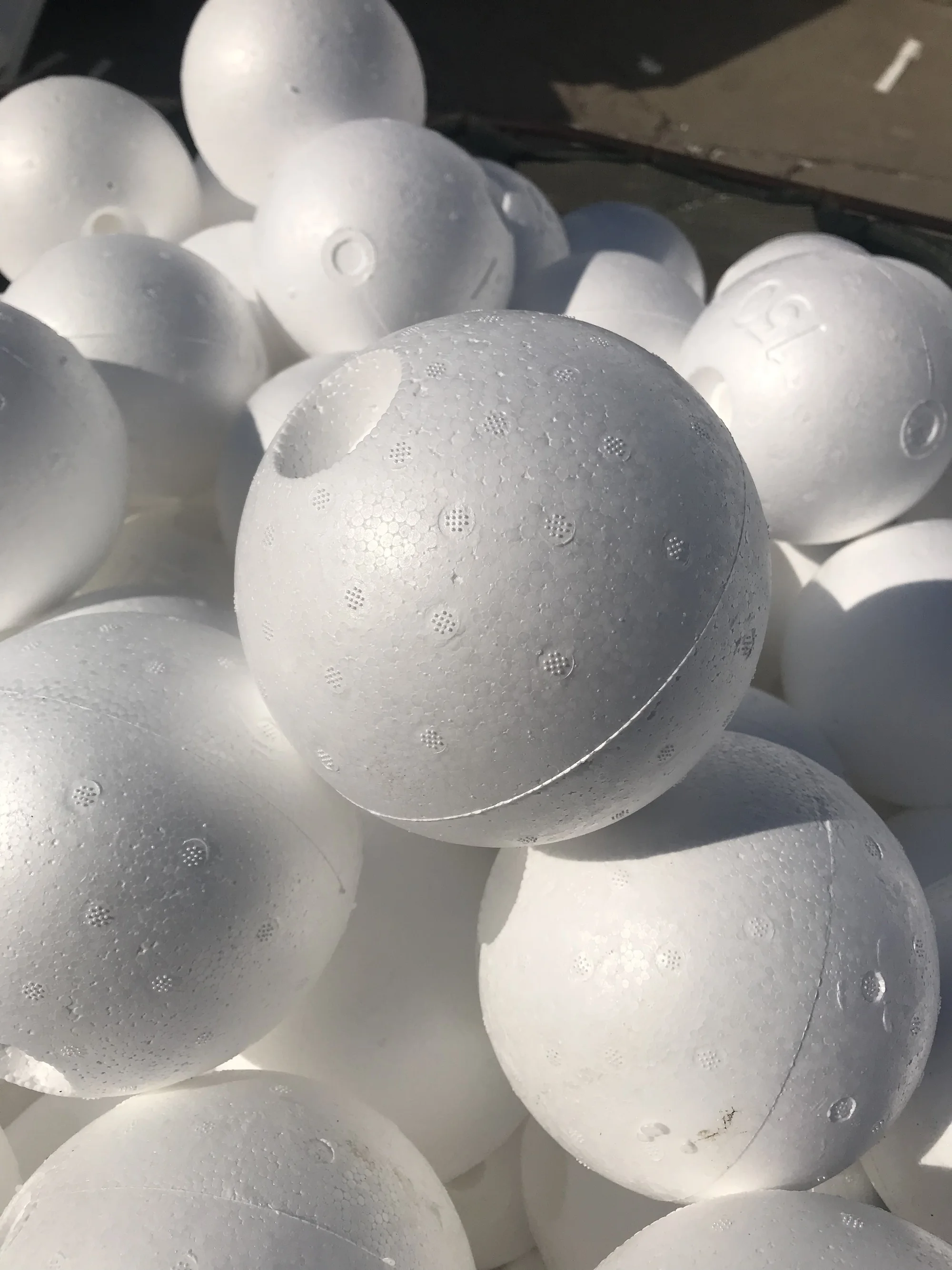 Factory Customized Color Dimensions Expanded Polystyrene Floating Ball ...