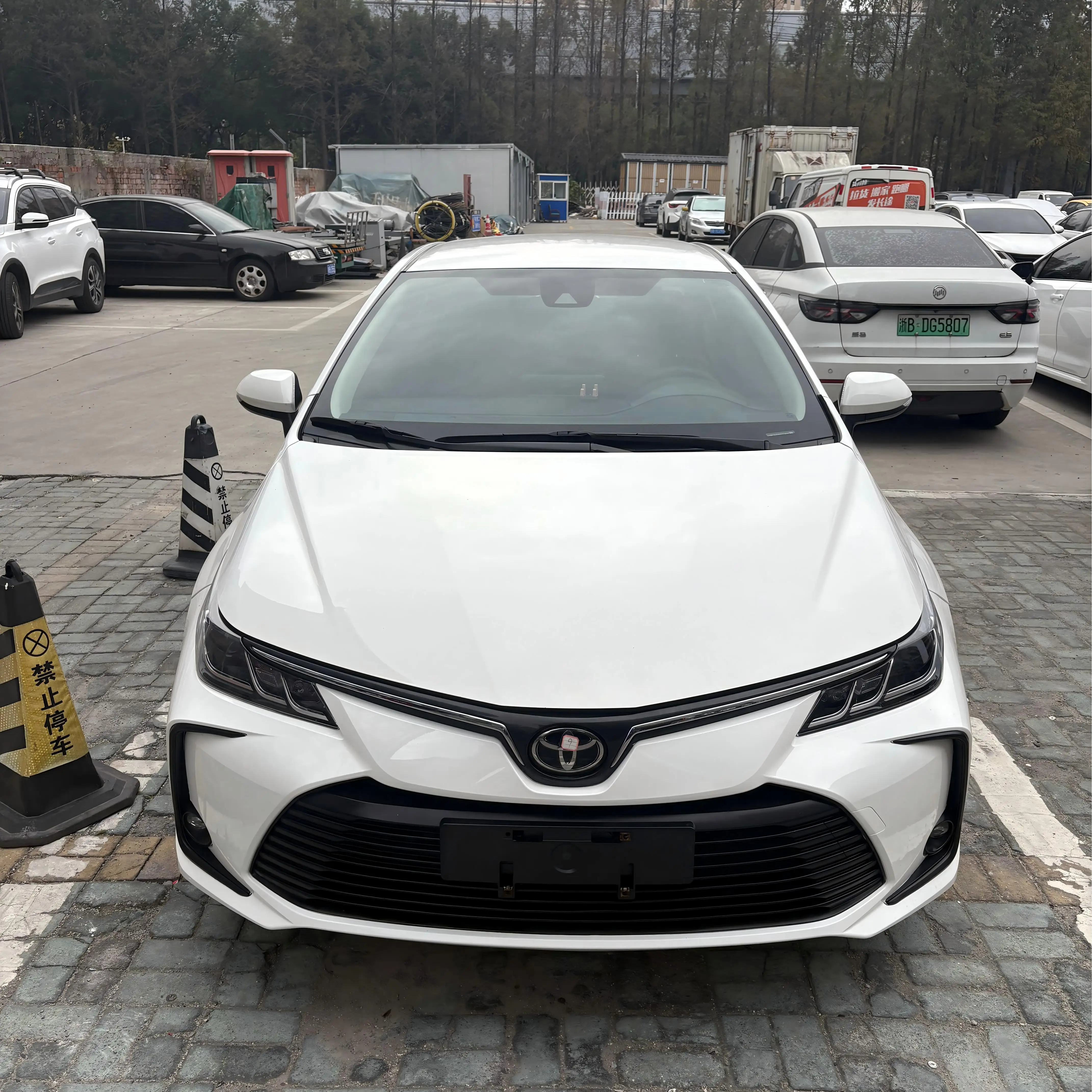 Used 2022 for Corolla White 30,000 km Driven Manual Left Hand Drive R15 ...