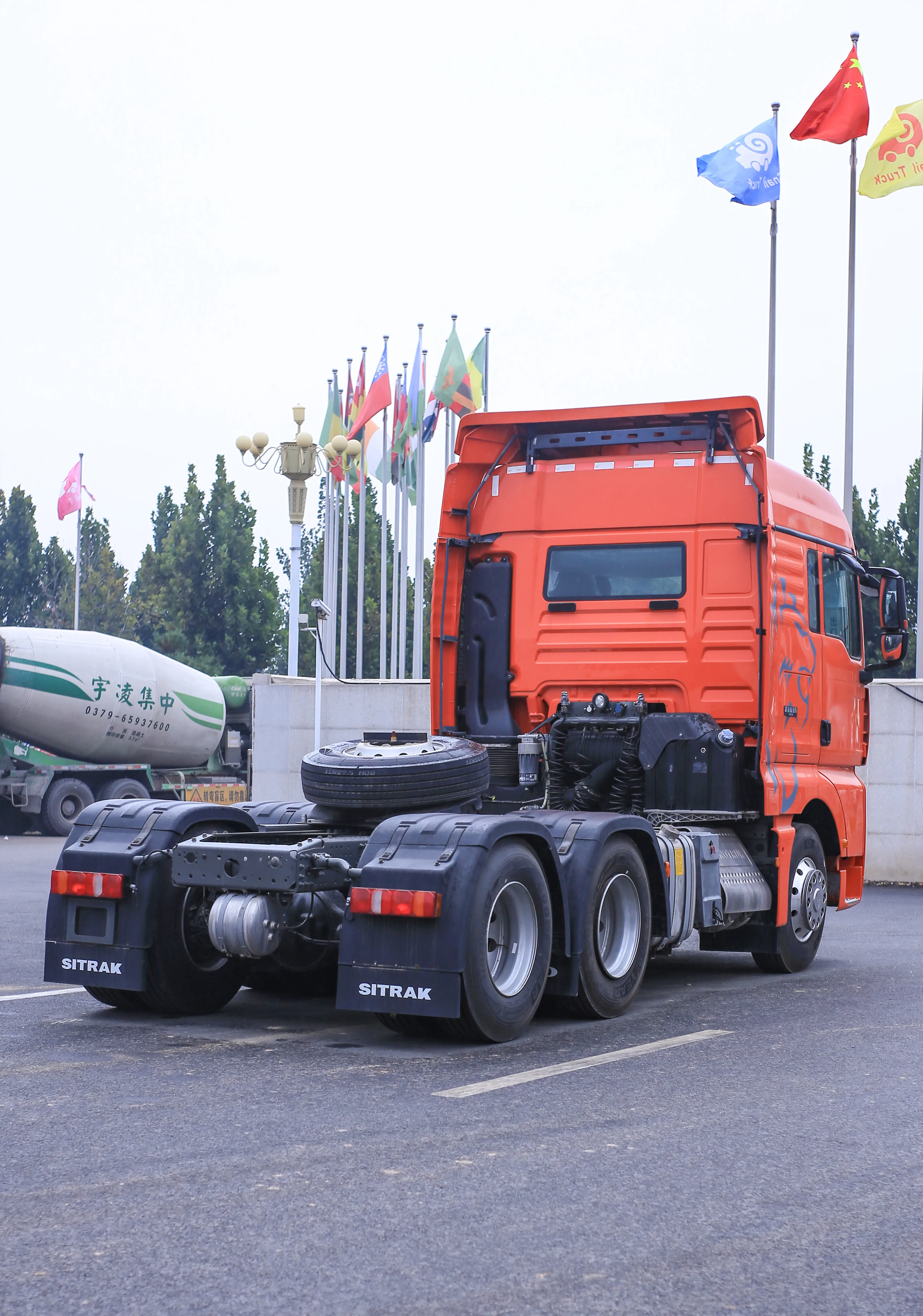 Sinotruk HOWO G7 Tractor Hot Sale 6X4 540HP 600HP C7H C9H Truck Tractor ...