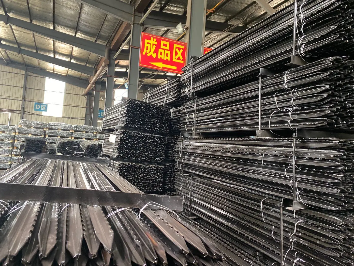 Price 12 Foot Metal Posts Fence Post Steel - Buy Price 12 Foot Metal ...