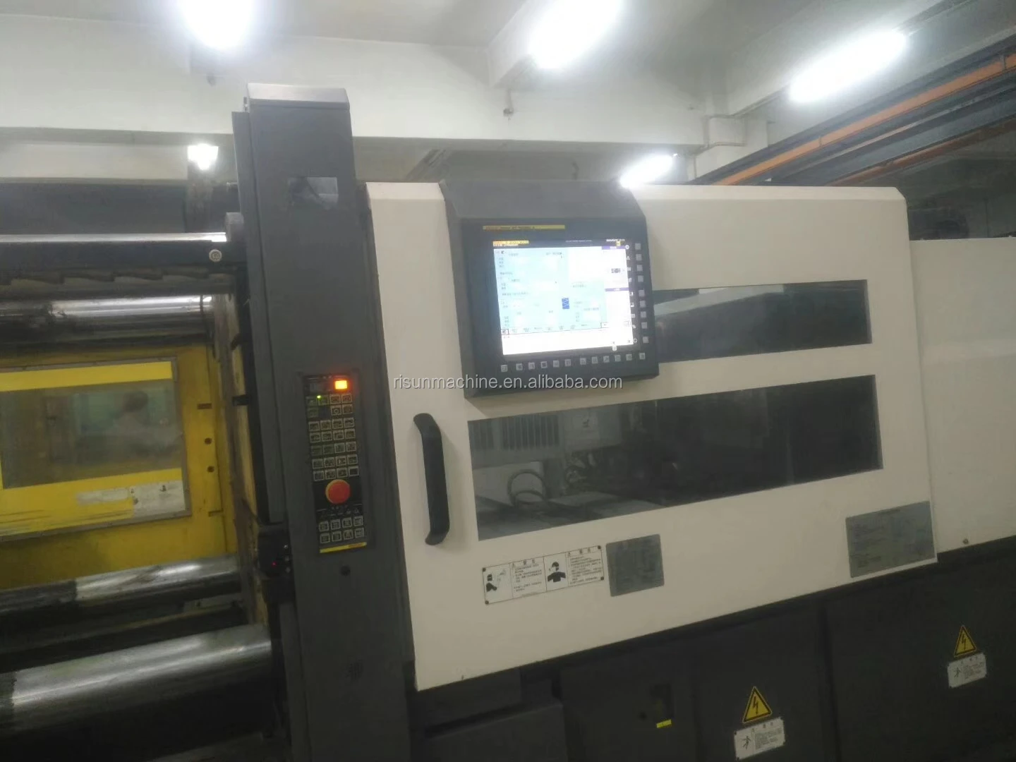 Used FANUC 300 Ton Electric Injection Molding Machine