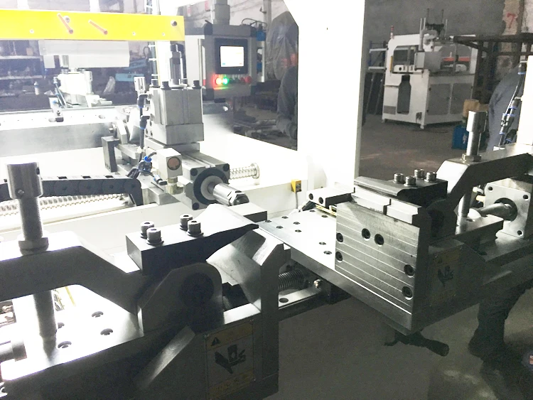 Automatic Radiator Plastic Tank Crimping Machine