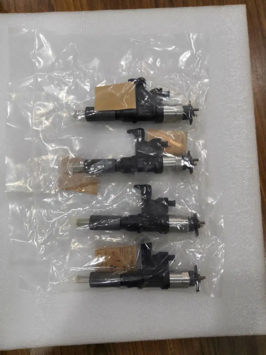 Genuine New Isuzu 4HK1 diesel Fuel Injector for Truck 095000-6366 ...