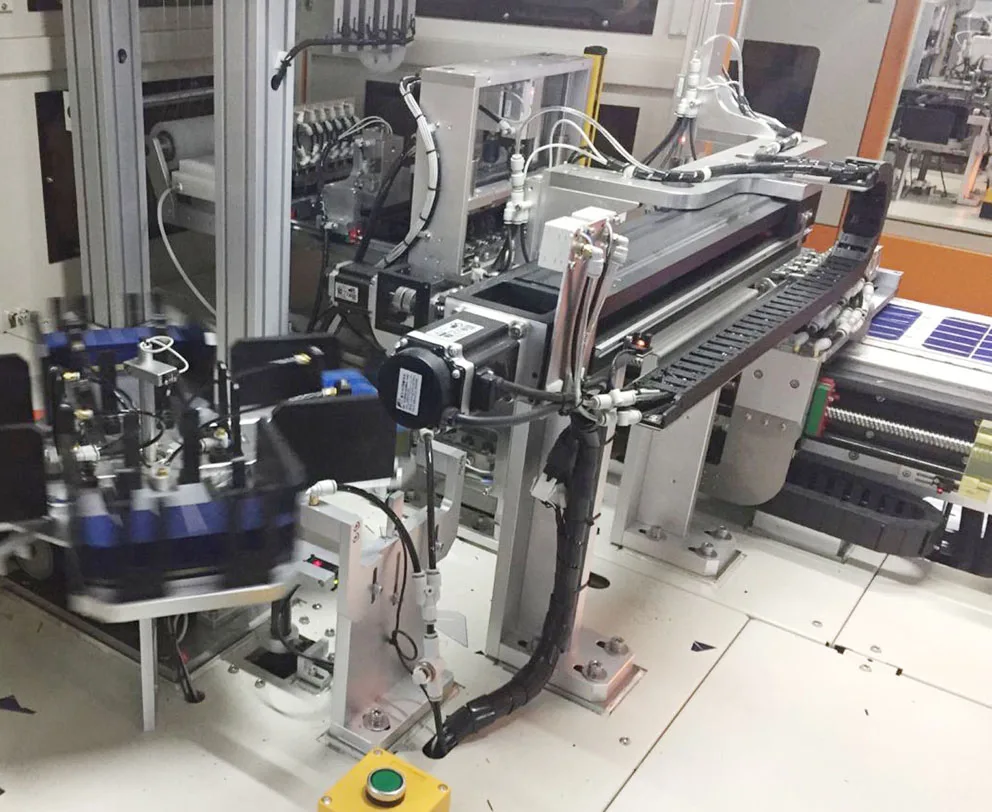 Automatic Solar Cells Tabber and Stringer Solar Machine