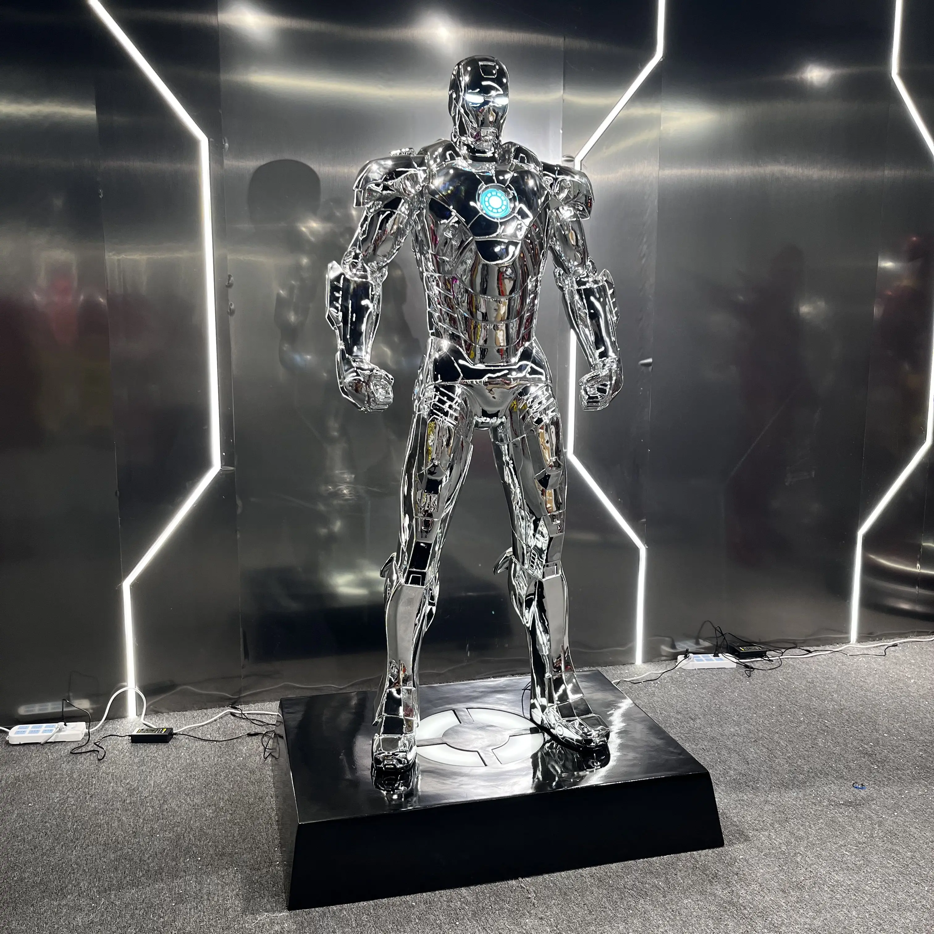 Iron Man MK50 Anti-Hulk Armor - Lifelike Resin Sculpture