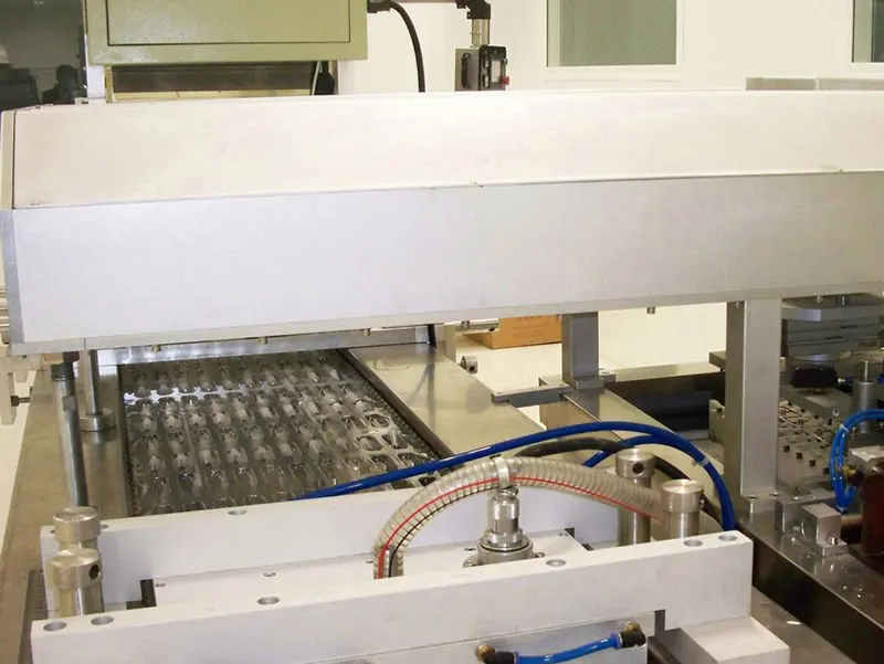 Syringe Auto Loader for Blister Packing Machine - Easy & Efficient