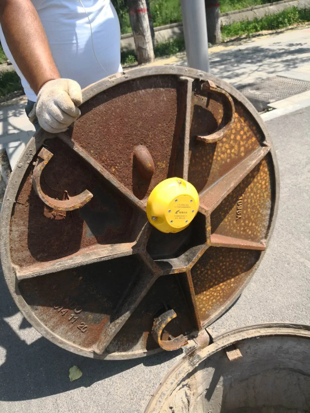 LoRaWAN NB-IoT smart IoT Manhole Cover Detector Sensor - Famidy.com