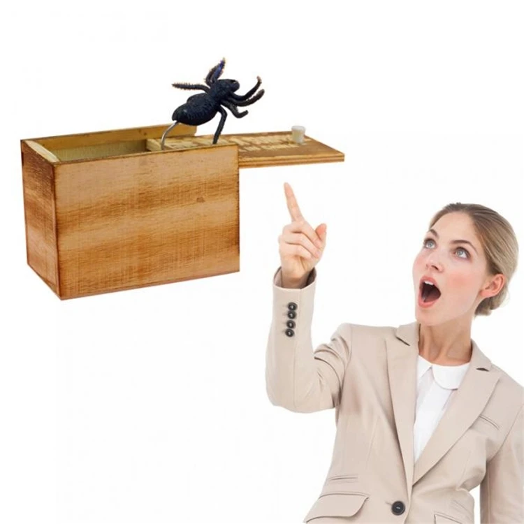 Wooden Pulling Joke Spider Prank Bug Surprise Toy Jump Scare Lizards ...