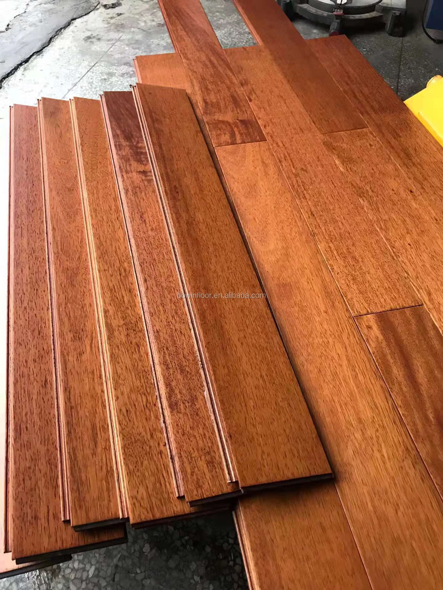 Low Price Click Lock Taun Full Solid Wood Flooring