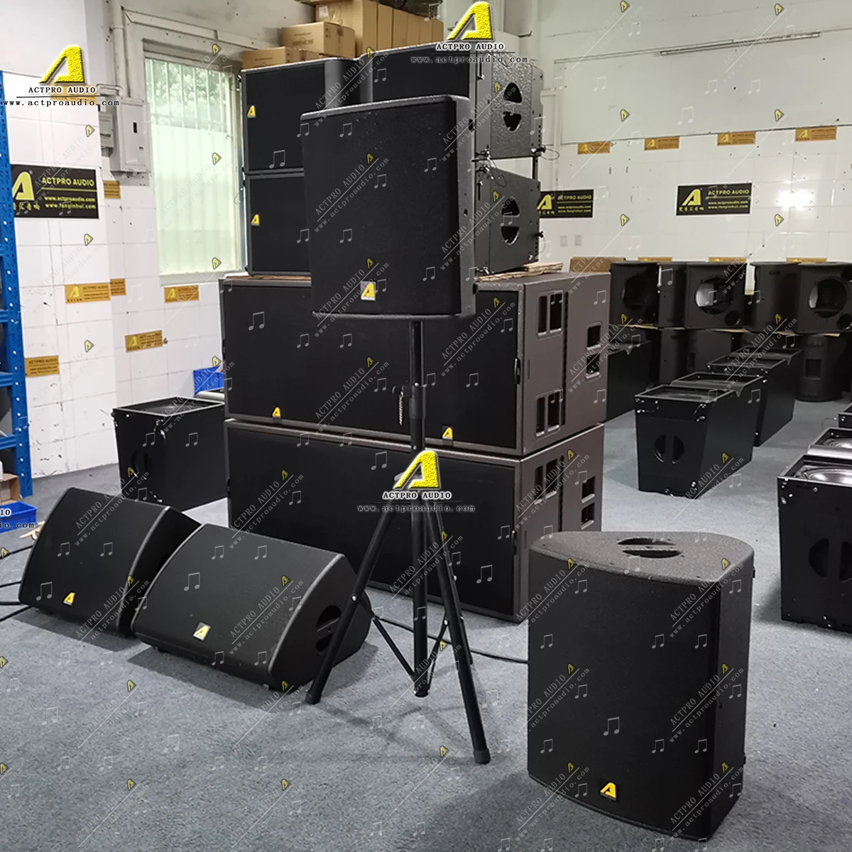 KR208 Line Array Loudspeaker - Powerful Subwoofer for Clubs