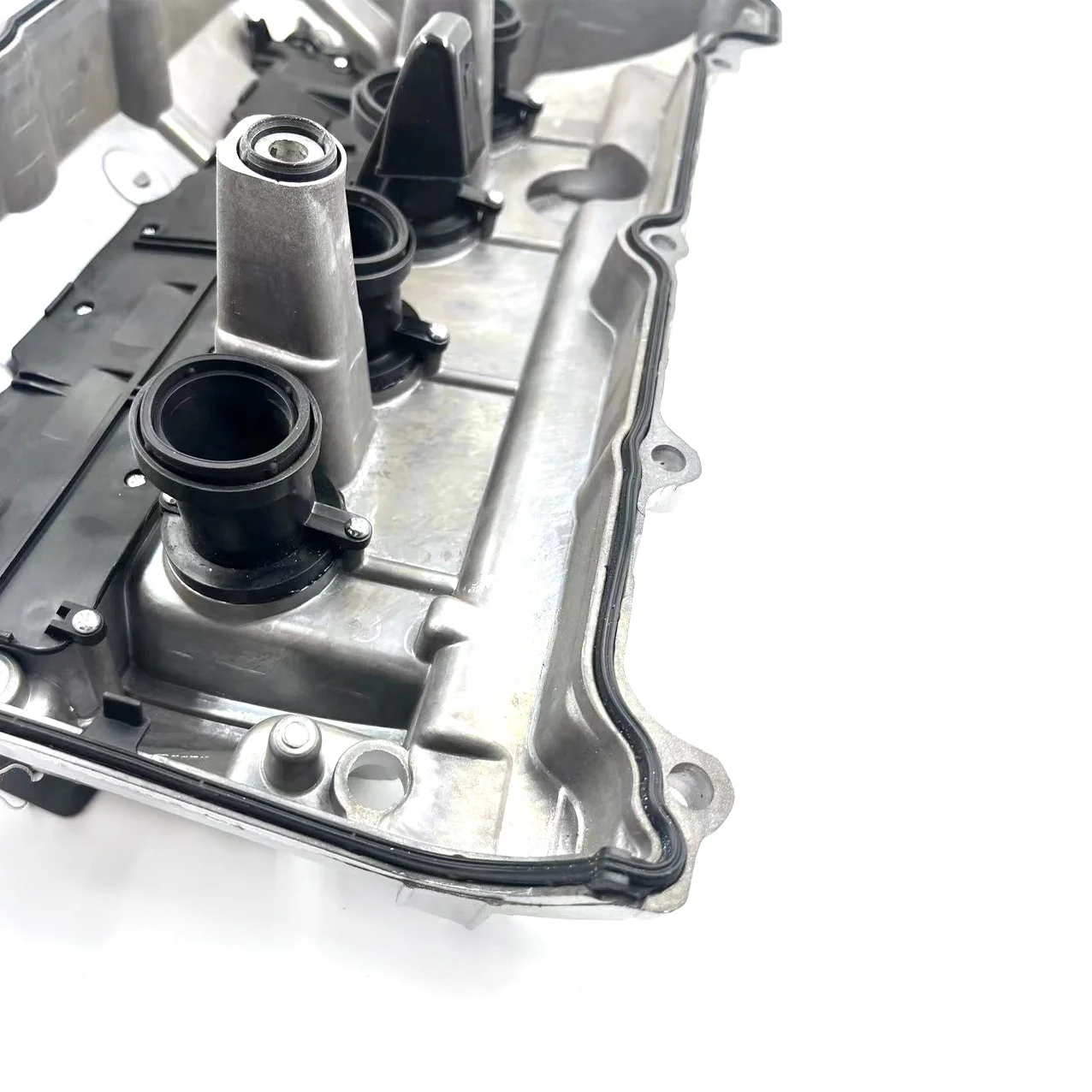 Aluminium Cylinder Head Cover for Peugeot 207, 208, 308