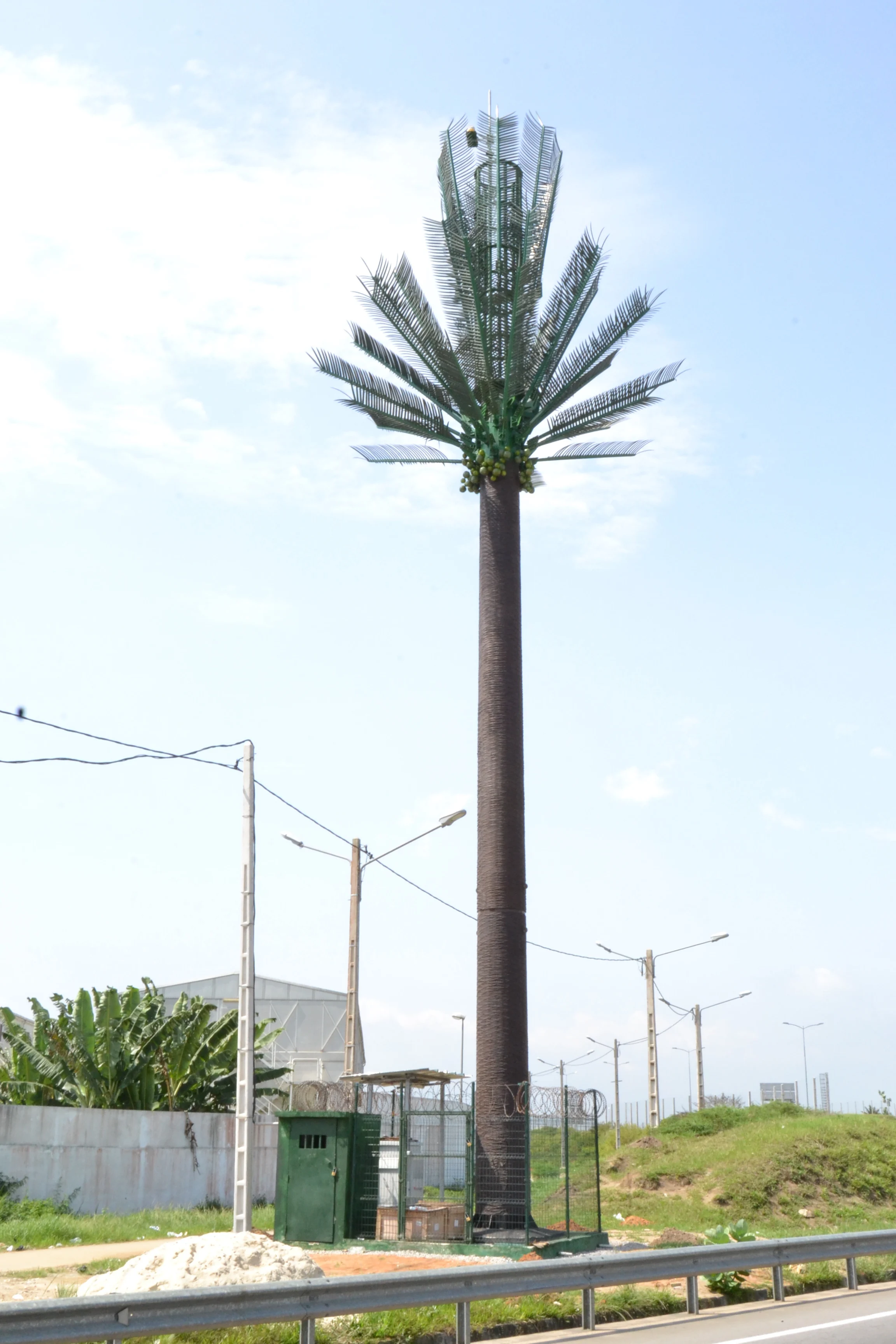 Galvanized GSM Mobile Antenna Bionic Palm Tree Telecom Tower