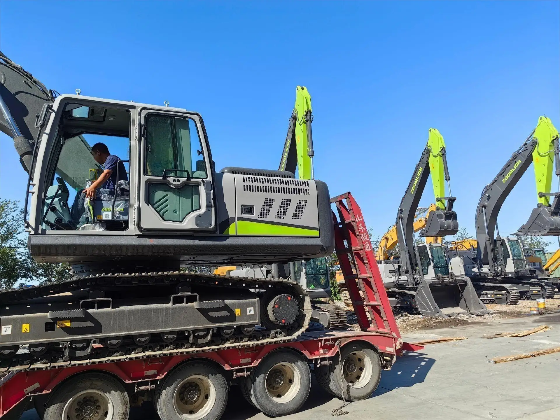 Excavator Ze275g 28 Tons Crawler Excavator 28 Tons Crawler Digger In Stock - Buy Excavator ...