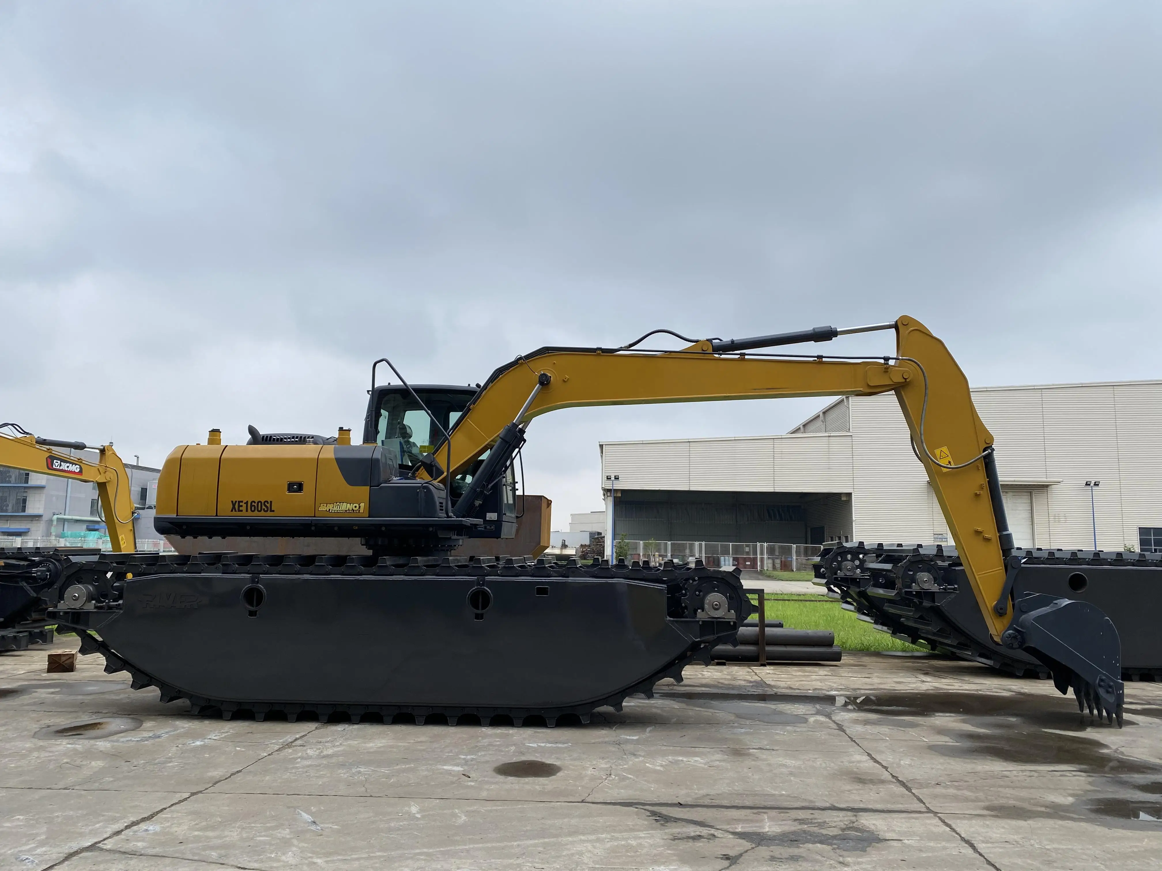 16ton Amphibious Excavator - High Efficiency Dredging Digger