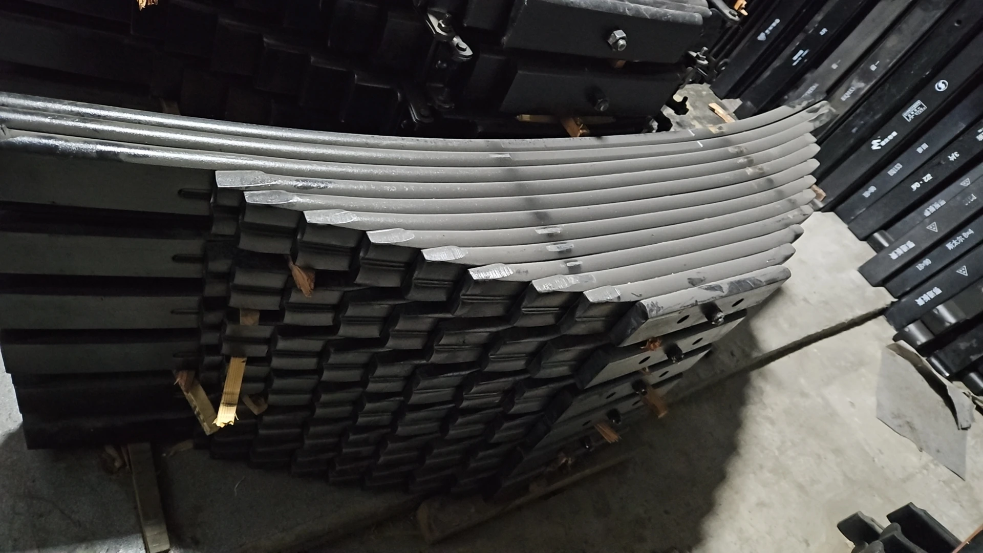 Sinotruk Howo Truck Parts Leaf Spring WG9725520289| Alibaba.com