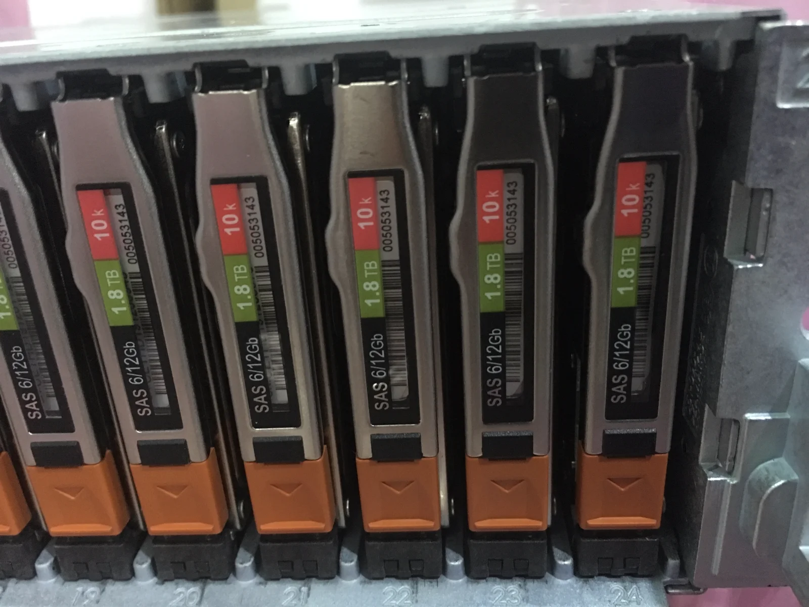 Emc Unity 1.8tb 10k 2.5 12gb/s Sas Hdd Pn 005051633 005051636 D3-2s10 ...