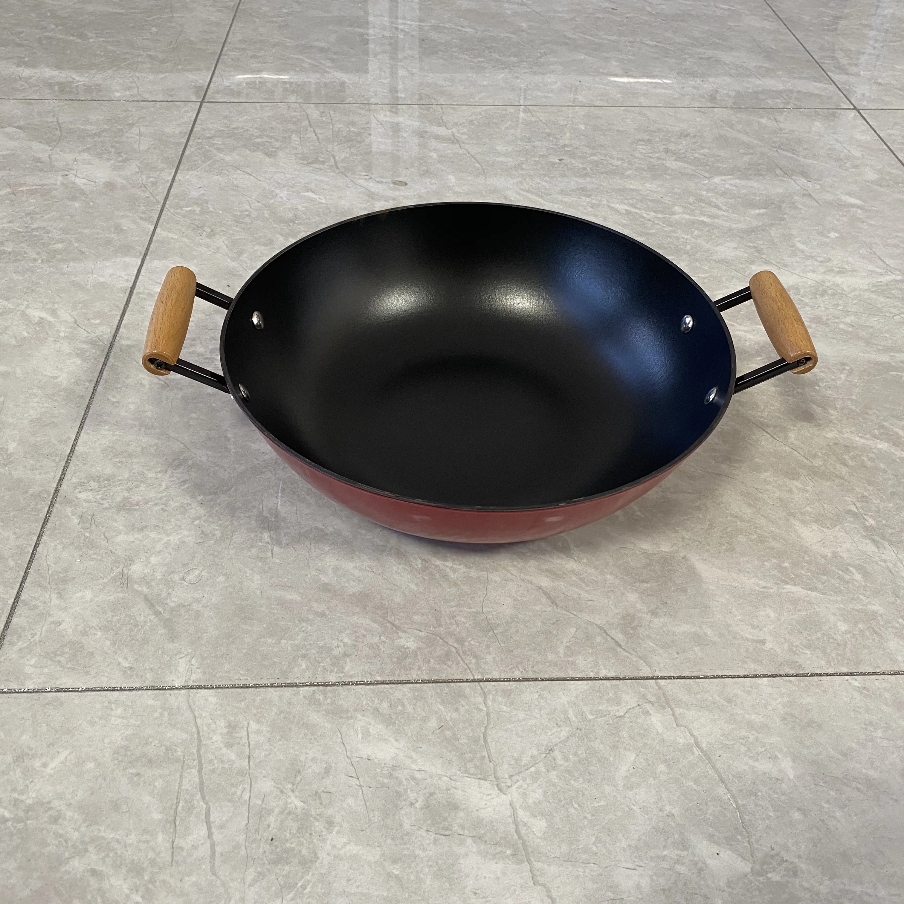 30-36cm Die Casting Cast Iron Wok Red Enamel And Non-stick Coating ...