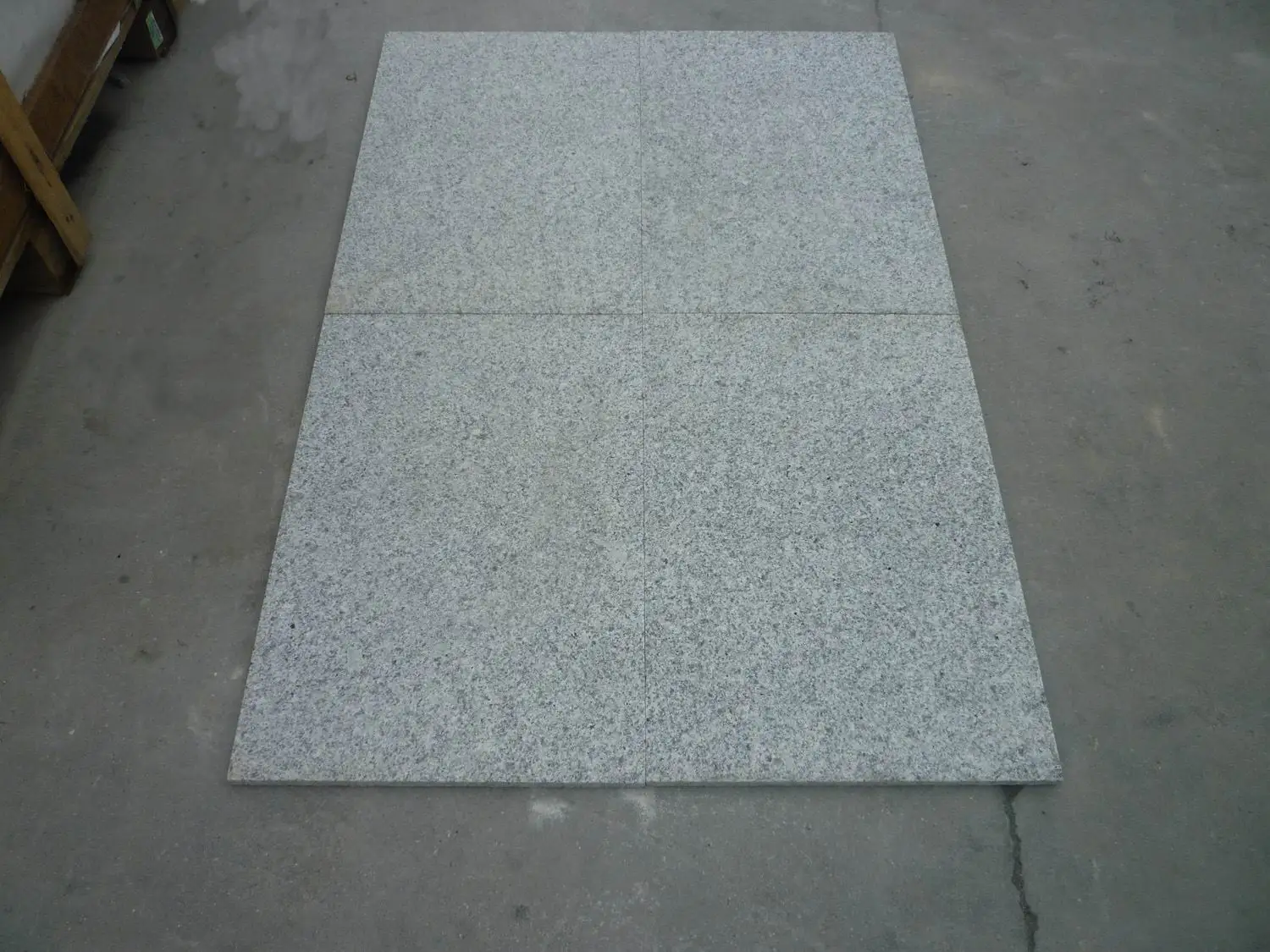 灰色 G603 花岗石平板火焰表面铺路石 - Buy 铺路板，花岗岩铺路石，火焰花岗岩 Product on Alibaba.com