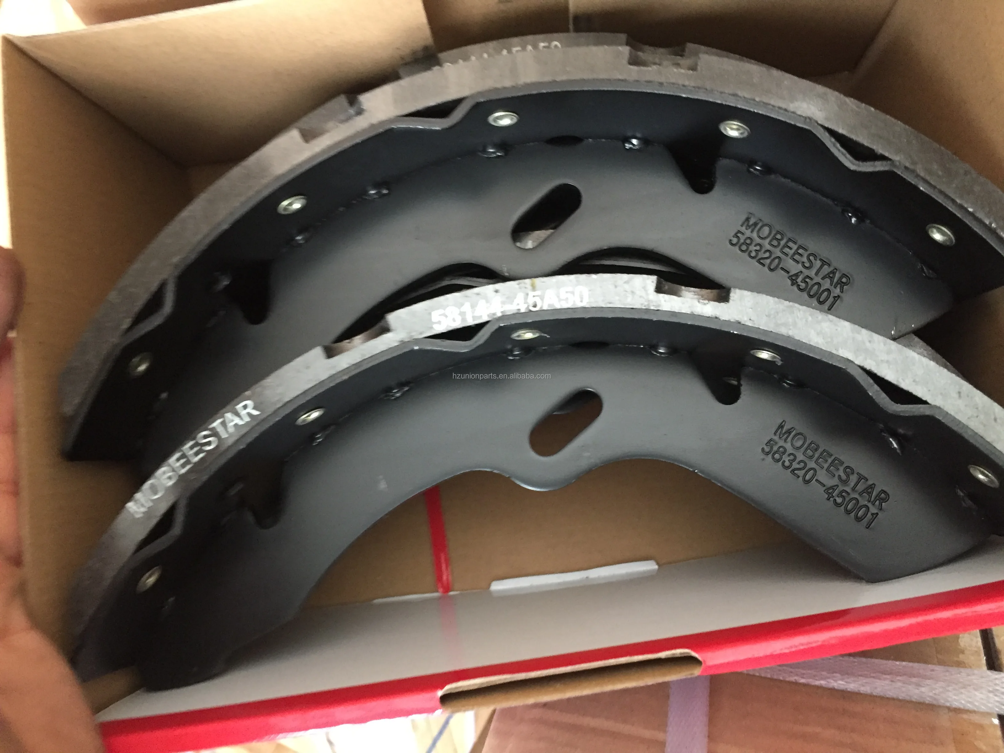OEM 58320-45001 for Hyundai HD65 Brake Shoe 7.5 - MOUBESTAR