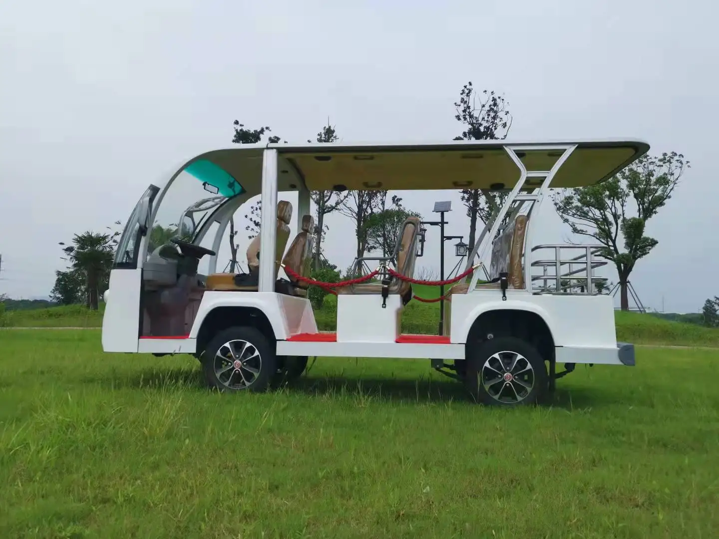 Custom 8 Passenger Shuttle Bus 72v Li-ion Battery Electric Bus ...