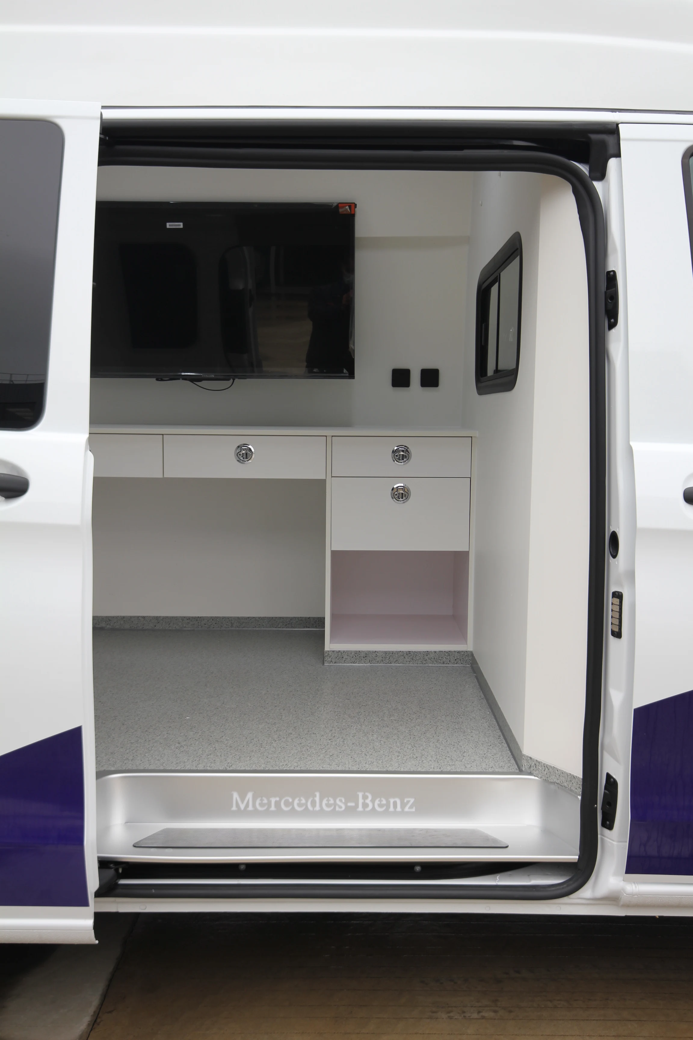 2024 New Mercedes Drone Command Vehicle - Buy Remote Control Of Drones ...