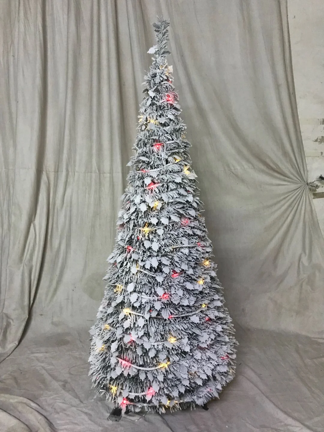 6ft Pop-up Christmas Tree Snowy Decorated Holly Tree--red/gold Baubles ...