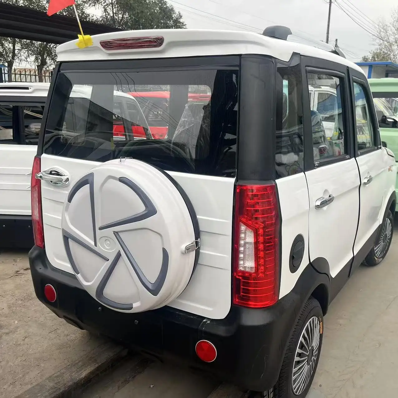 Mini EV Battery off Road Electric Car with 100KM-200KM Range