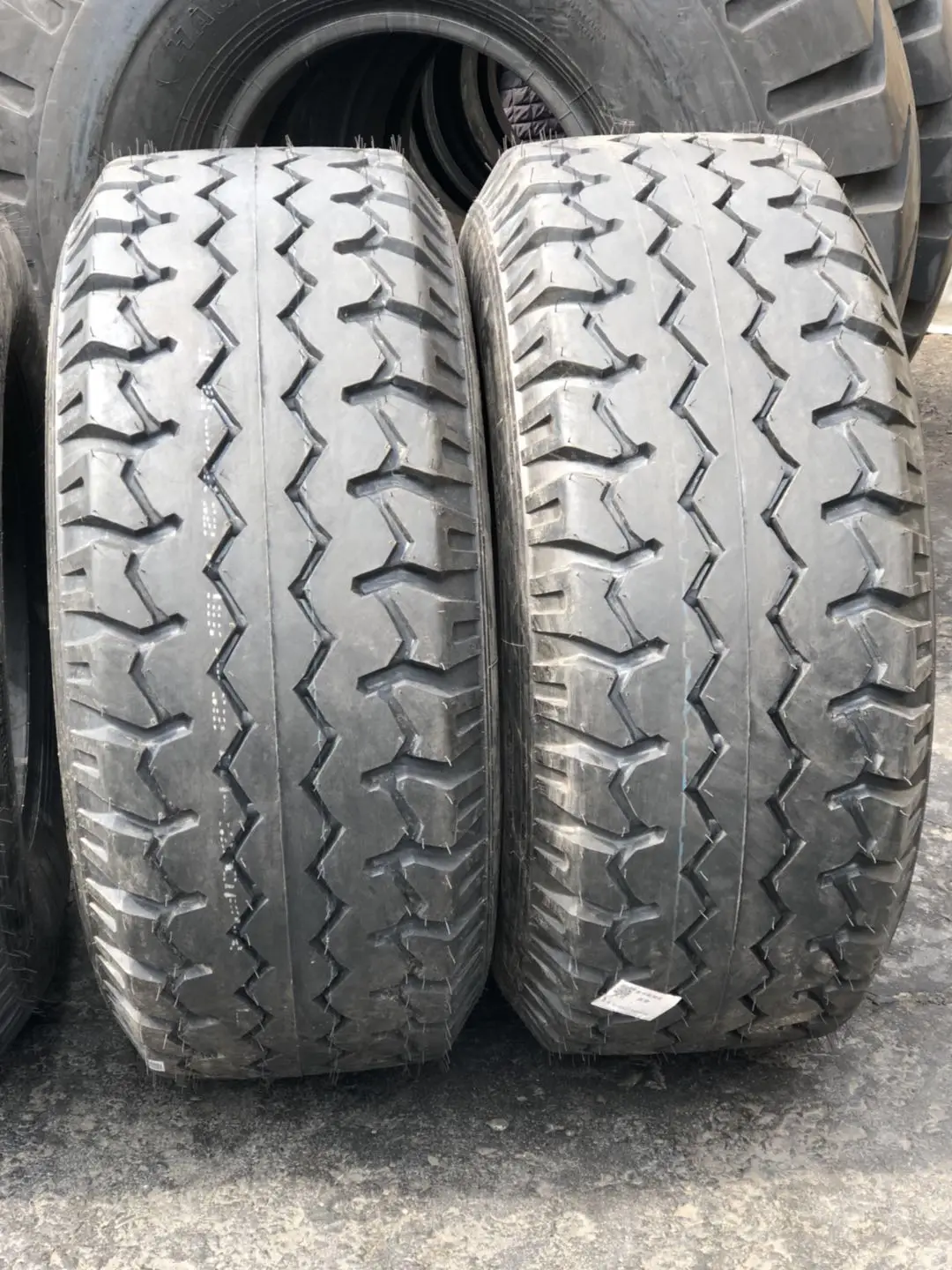 Desert Tyres Wide-body Depression-proof Tyres 18-22.5 Oil Tanker Tyres ...