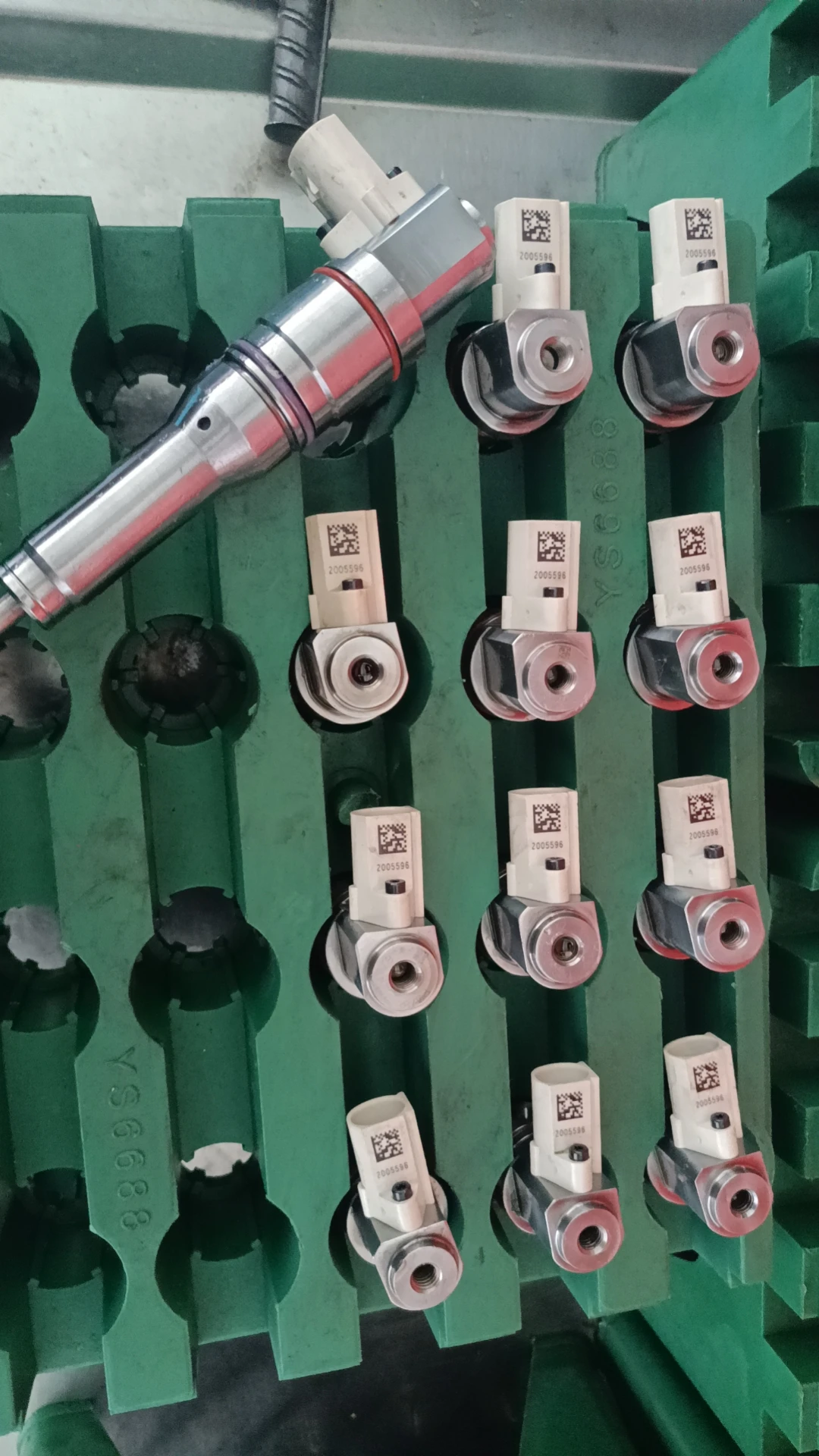 Renewed Euro 6 DAF XF106 Injector 2005596 for F2P MX13 EPA13 ...