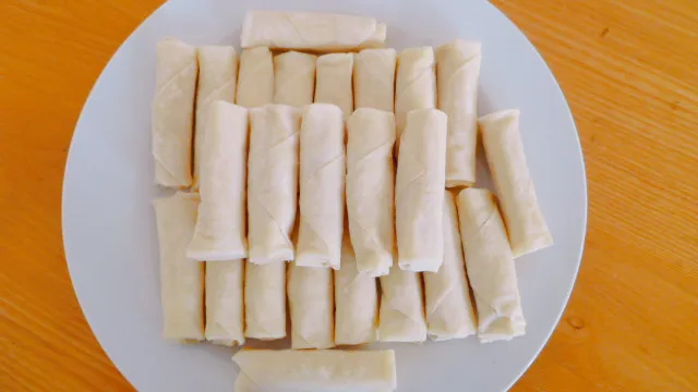 Gourmet Asian Delicacies - High-Quality Frozen Spring Rolls