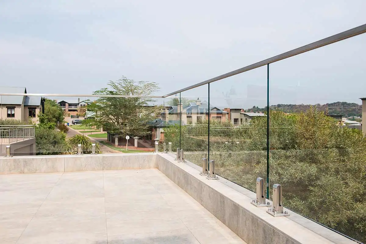 2025 Modern Glass Fence Spigot Iron Handrails for Stair Laminated ...