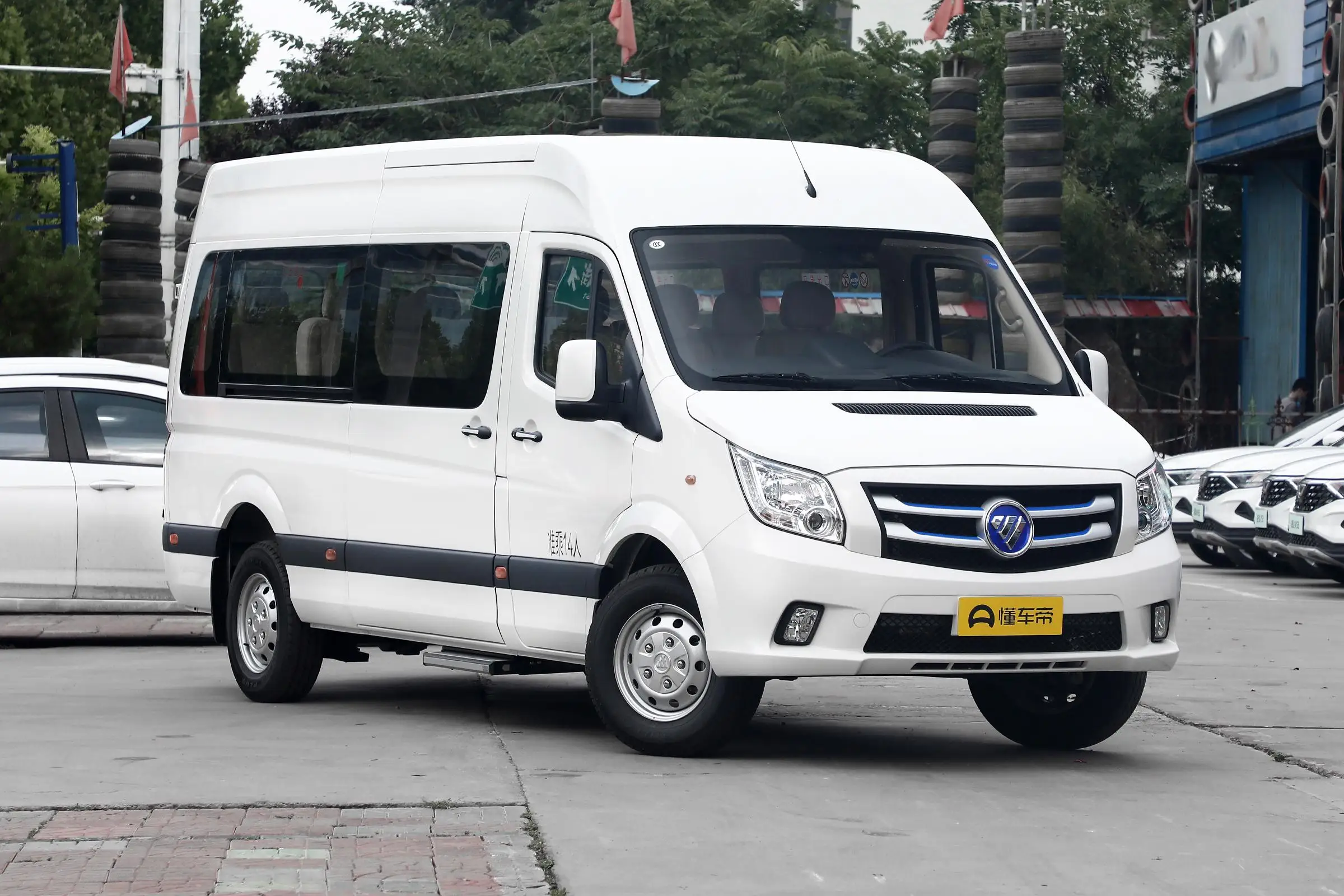 Luxury Minivans - Foton Toano with Electric Power & Comfort