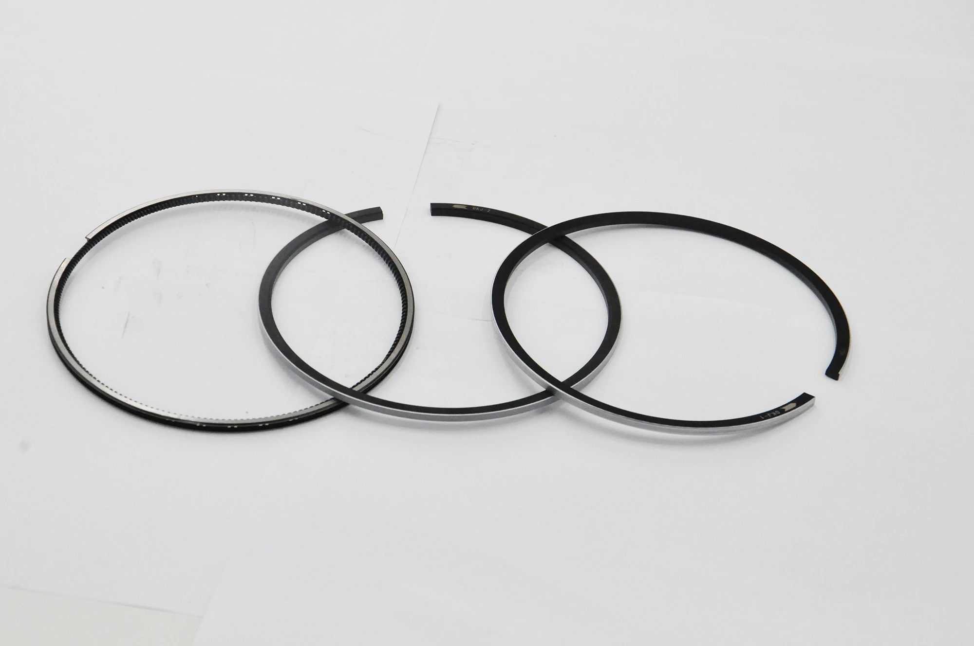 活塞环 D2366 发动机 OEM No.65.02503-8238 65.02503-8236 汽车备件| Alibaba.com