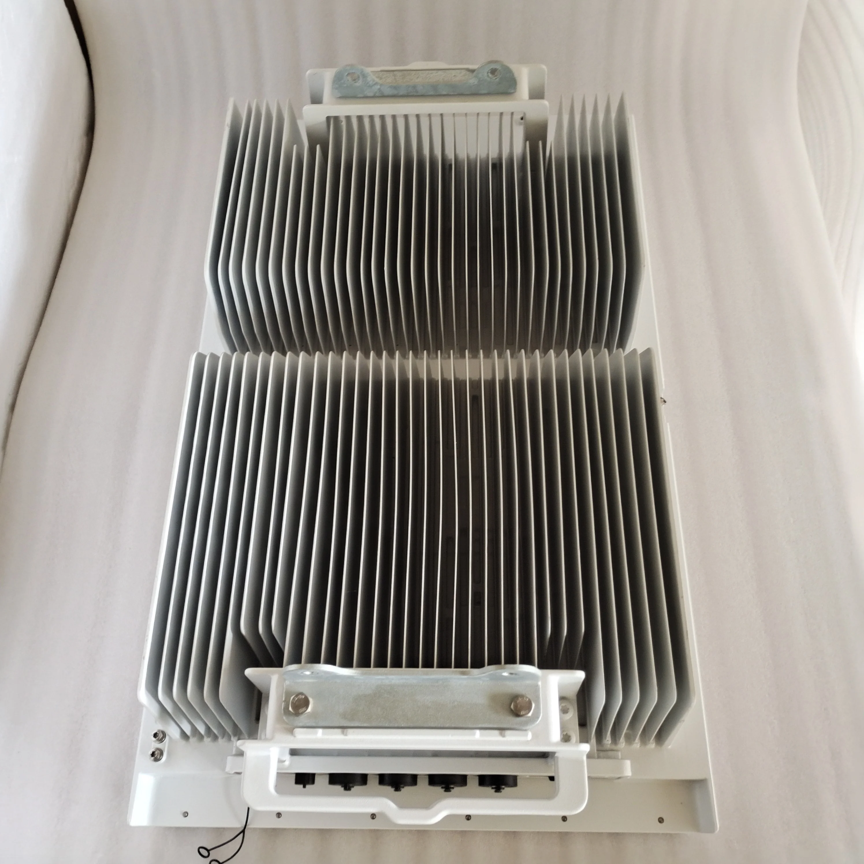 Ericsson AIR 6449 B41K KRD 901 084/11 N78, 64T64R, IBW200MHz, OBW ...