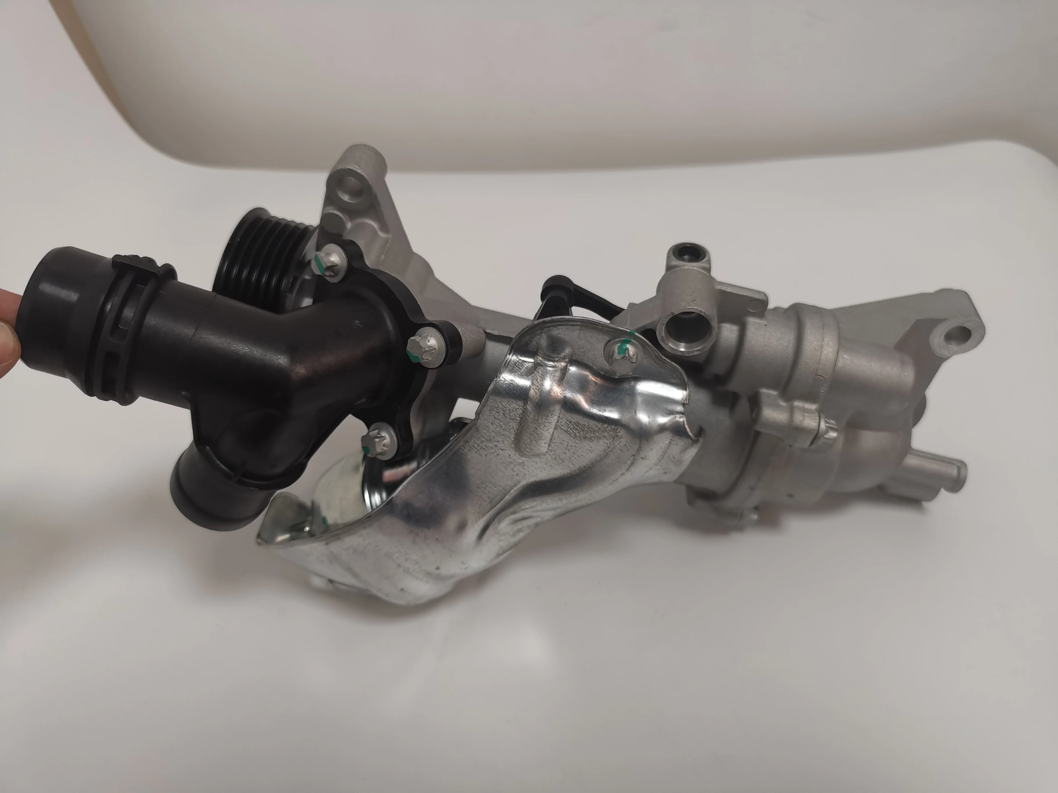 Car Engine Electric Water Pump Assembly For Mercedes Benz C300 E250 ...