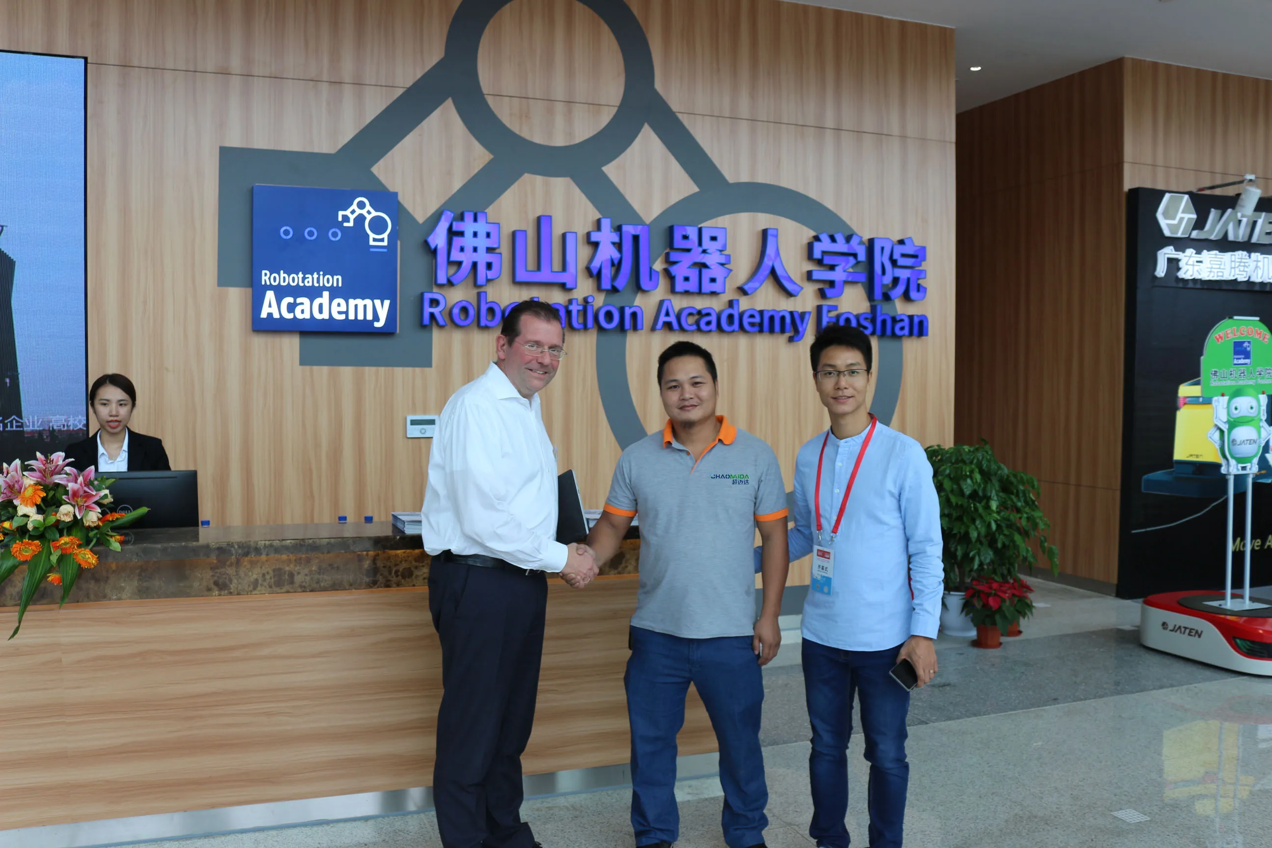 DIY Flexible Lean Pipe ESD Table for Industrial Workbench