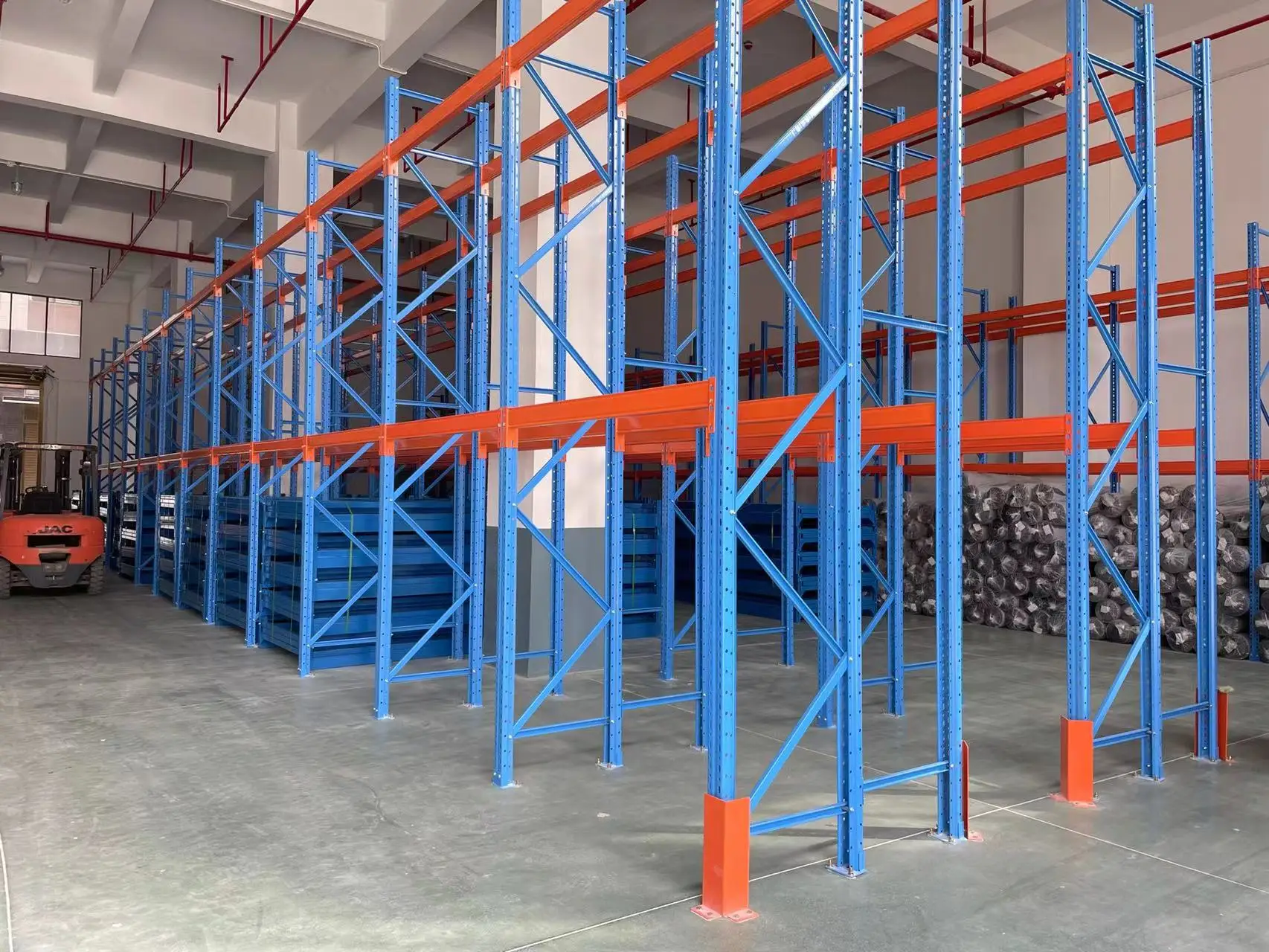 Heavy Duty Shelf Storage Facilities Storage Shelf Equipment Storage ...