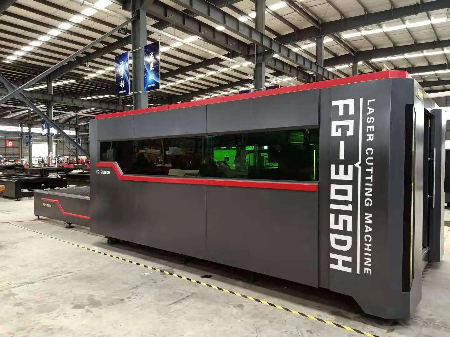 Suda Industrial 4kw Metal Enclosed Fiber Laser Cutting Machine With ...