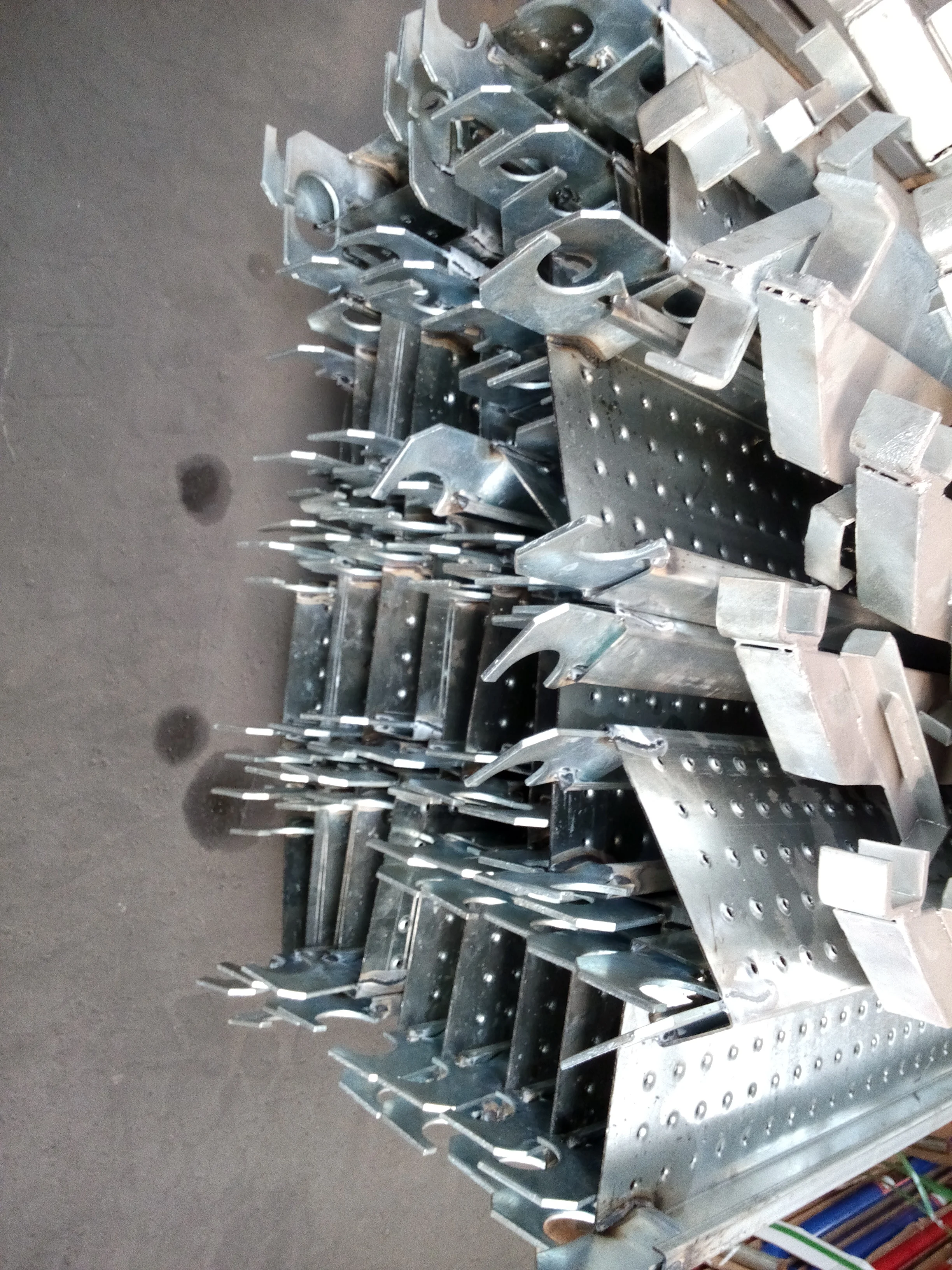 Durable Steel Scaffolding Planks - Galvanized & Pre-galvanized