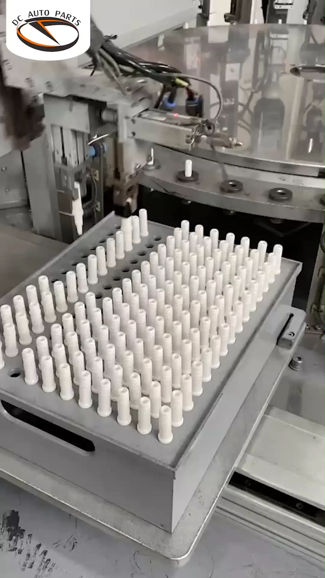 Top Quality Spark Plugs For Renualt Dacia Logan Clio Megane 7700500155 ...