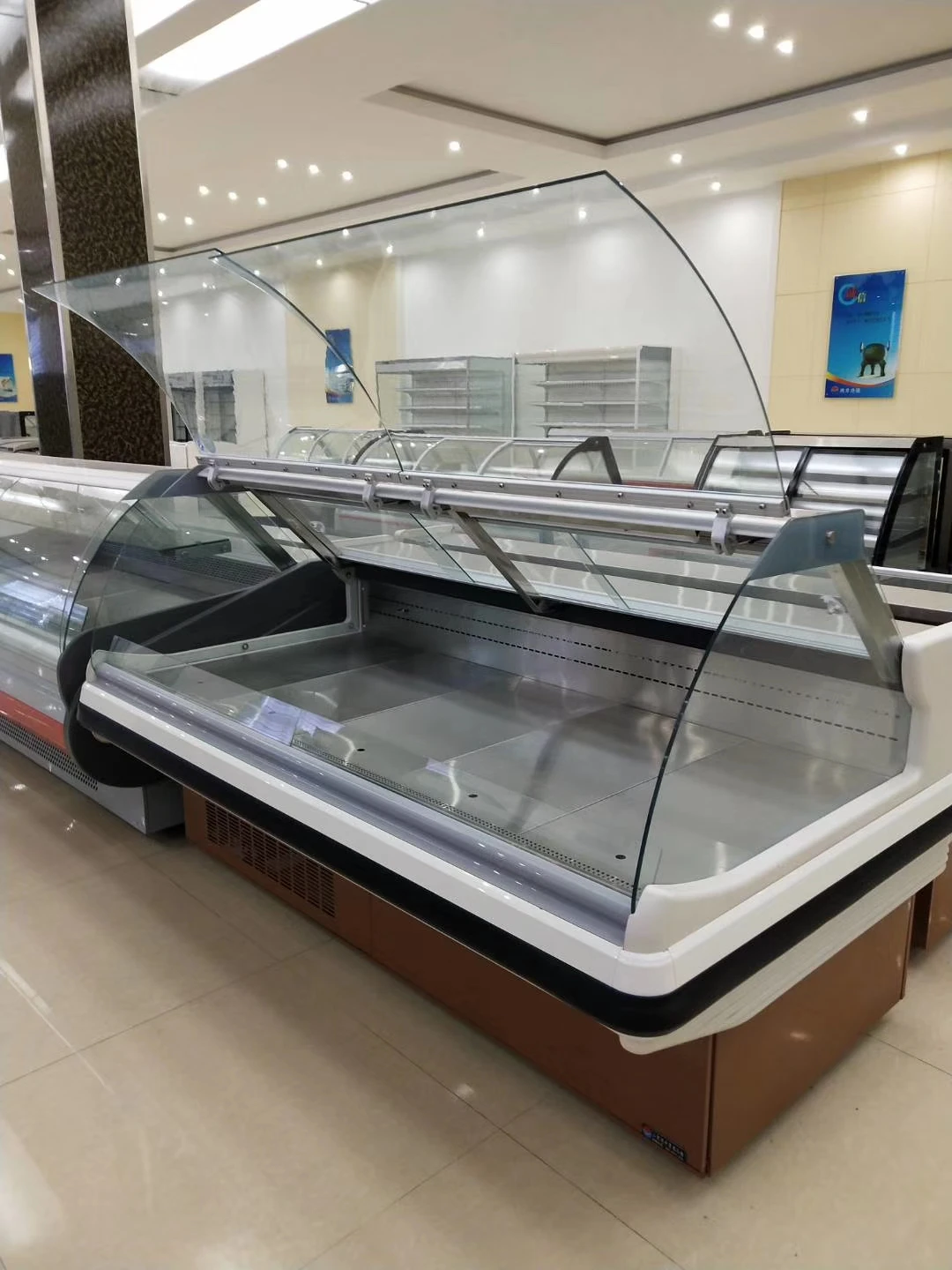 Commercial Butcher Showcase - Sliding Curved Glass Display