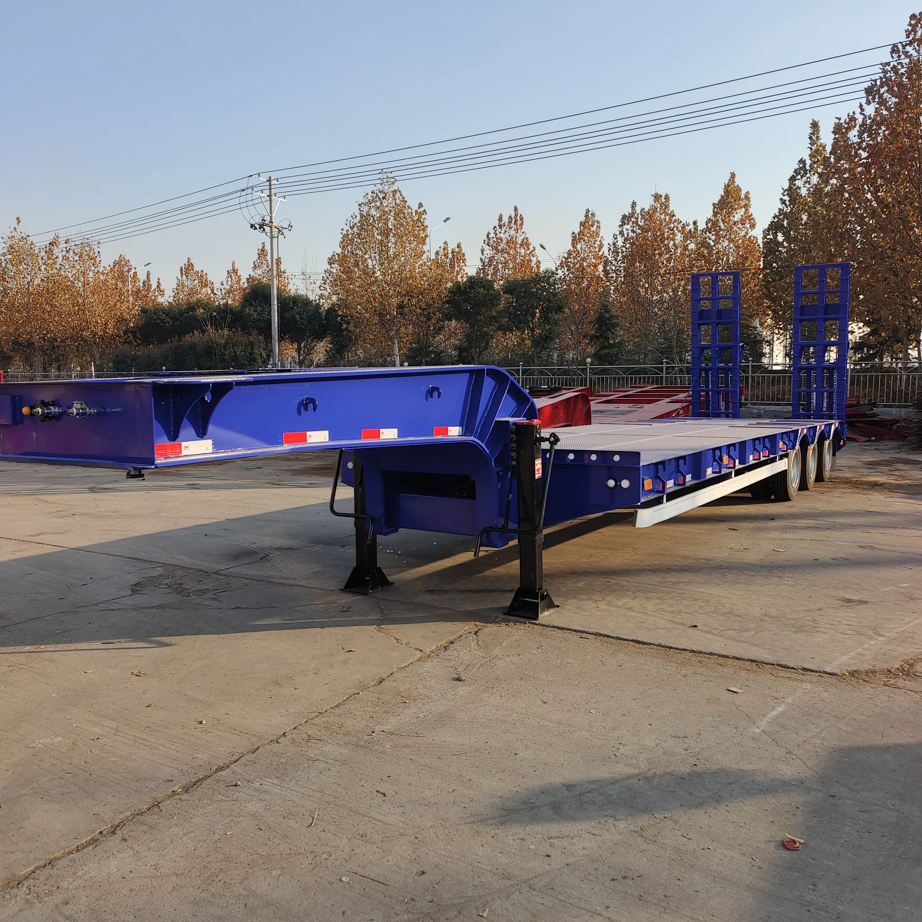 Low Bed 50 Ton Heavy Duty Transport Truck Factory Priced Trailer For ...