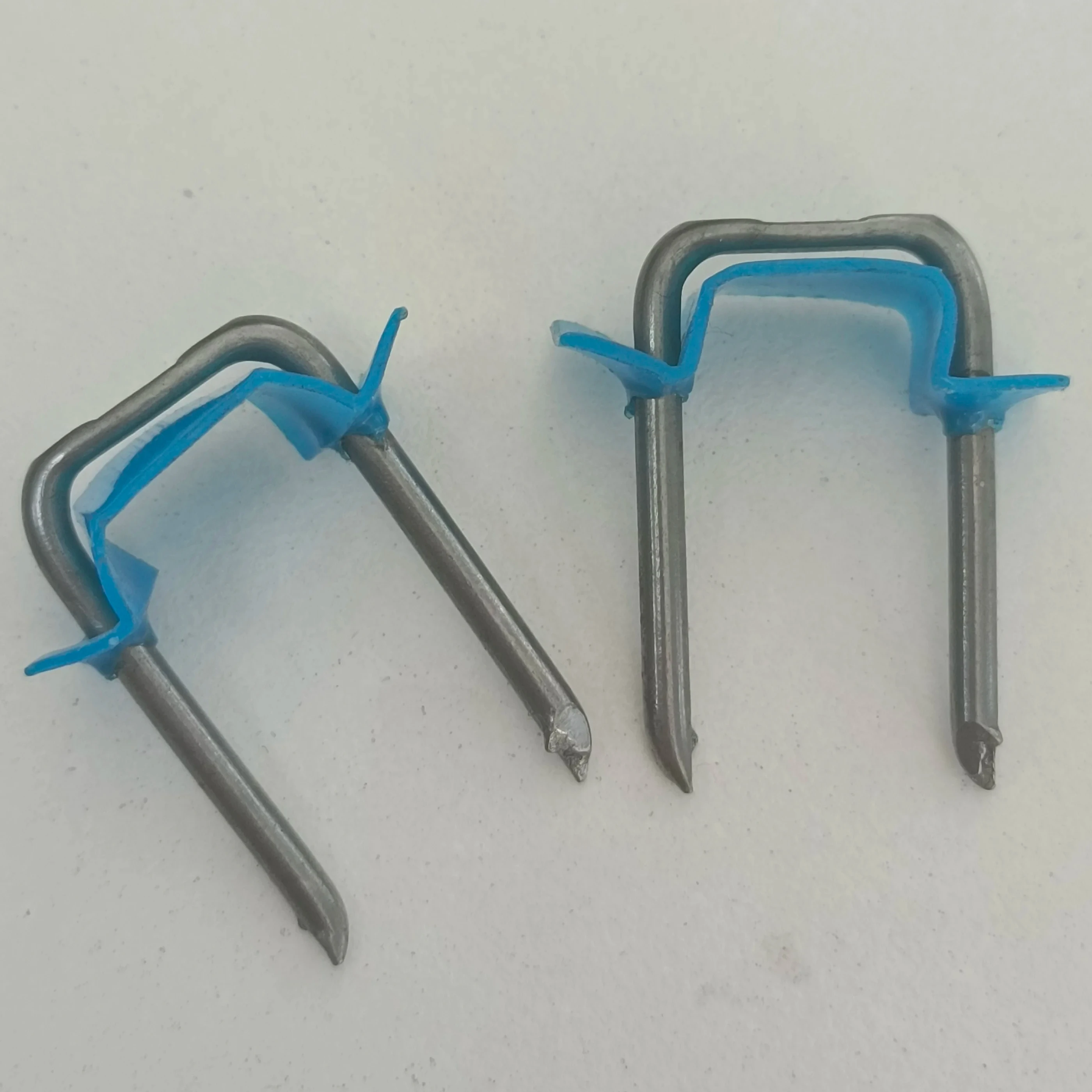 1/2" Carbon Steel Nail Safety Insulated Metal Staple With Sharp Tip ...