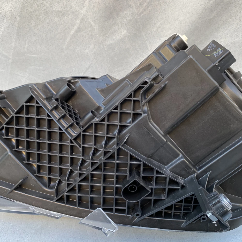 Mercedes-benz VITO W447 Headlight - Original H-E-L-L-A Part