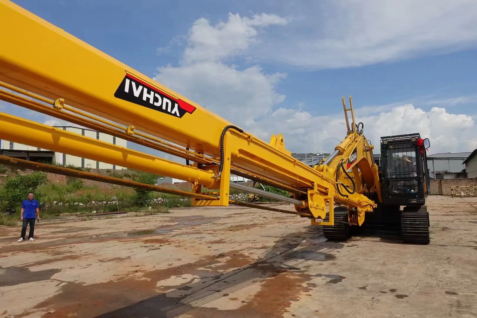 Yuchai F35 Hydraulic Logging Harvester - Efficient Tree Cutting