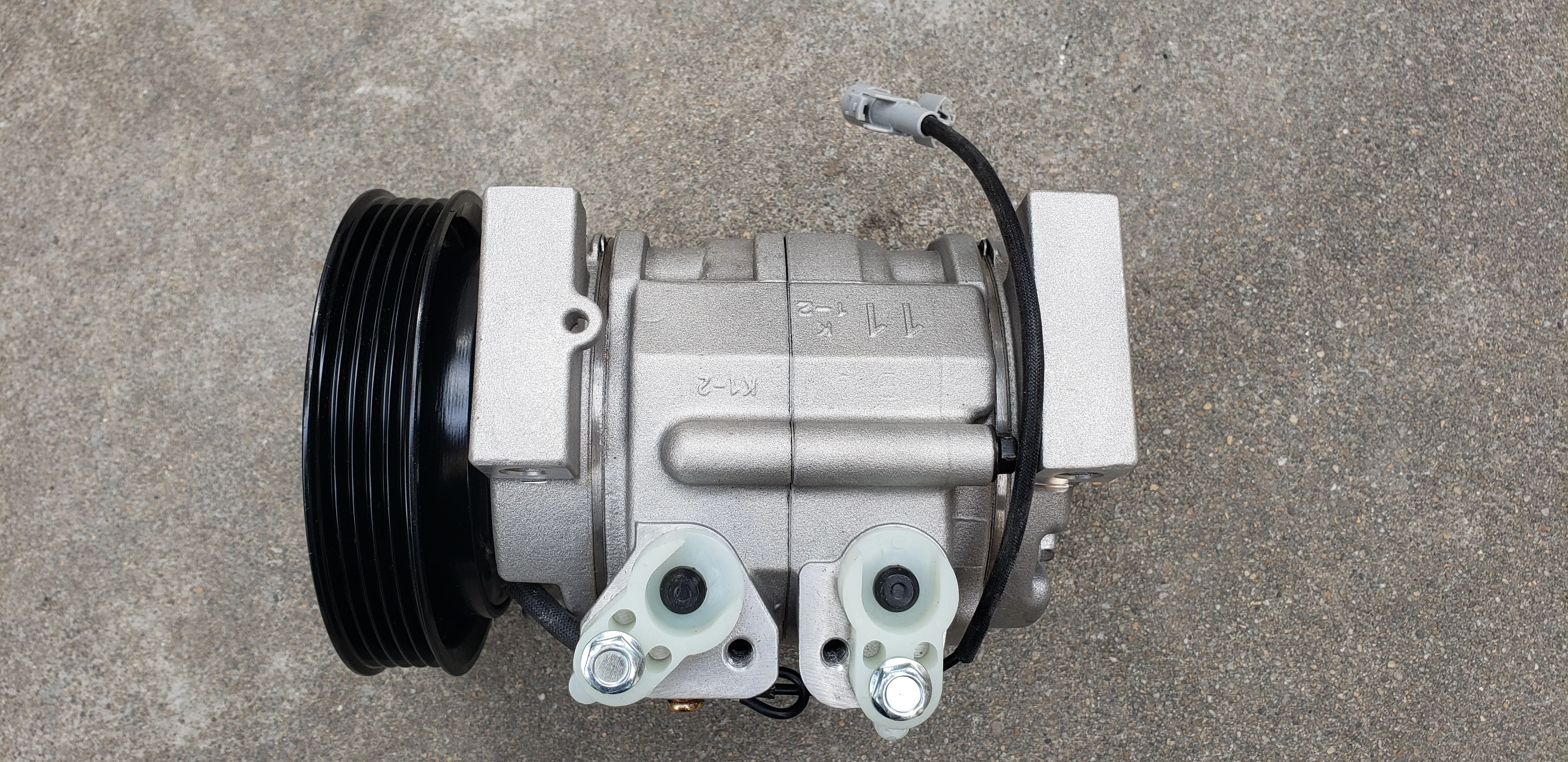 Auto Air Car Ac Compressor for Chevrolet Tracker & Suzuki Vitara